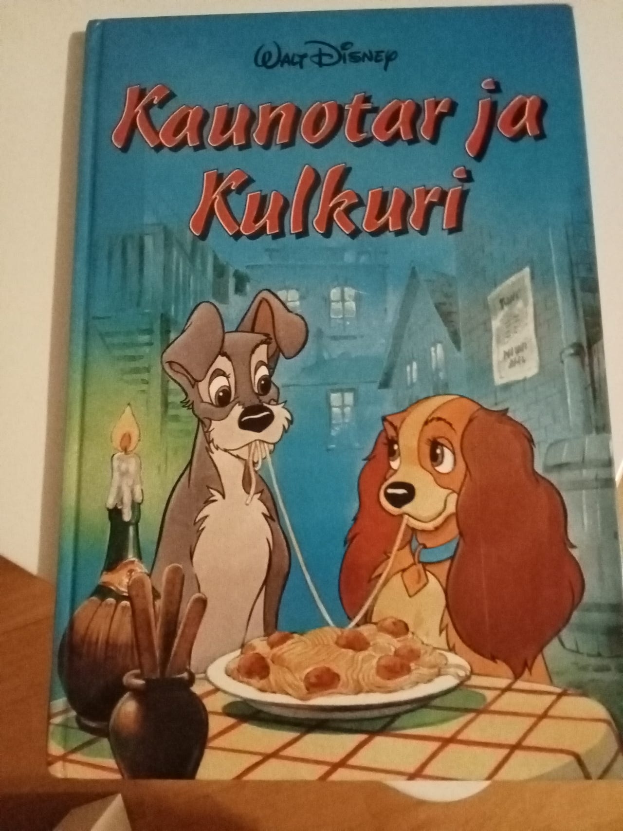 Kaunotar ja kulkuri | Tori
