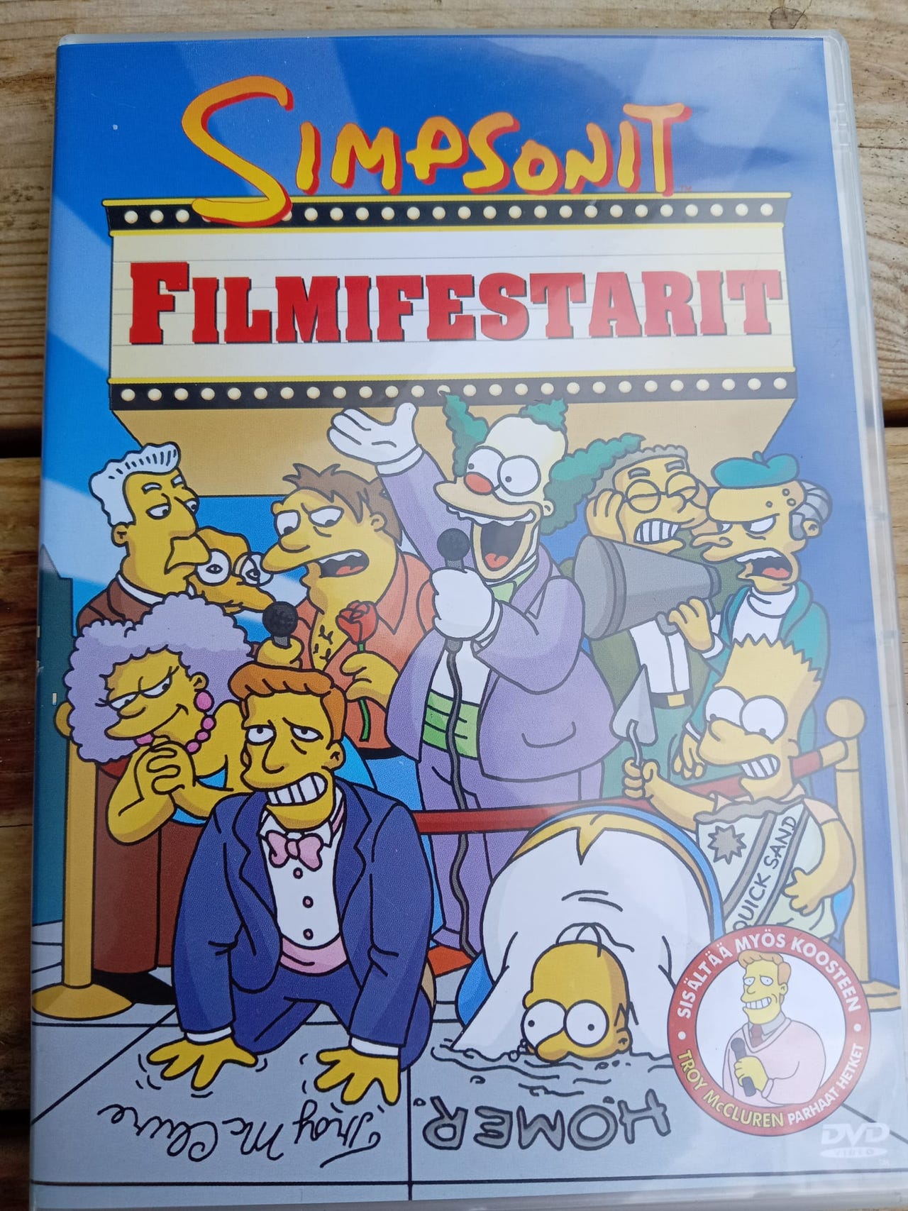 Simpsonit: Filmifestarit | Tori