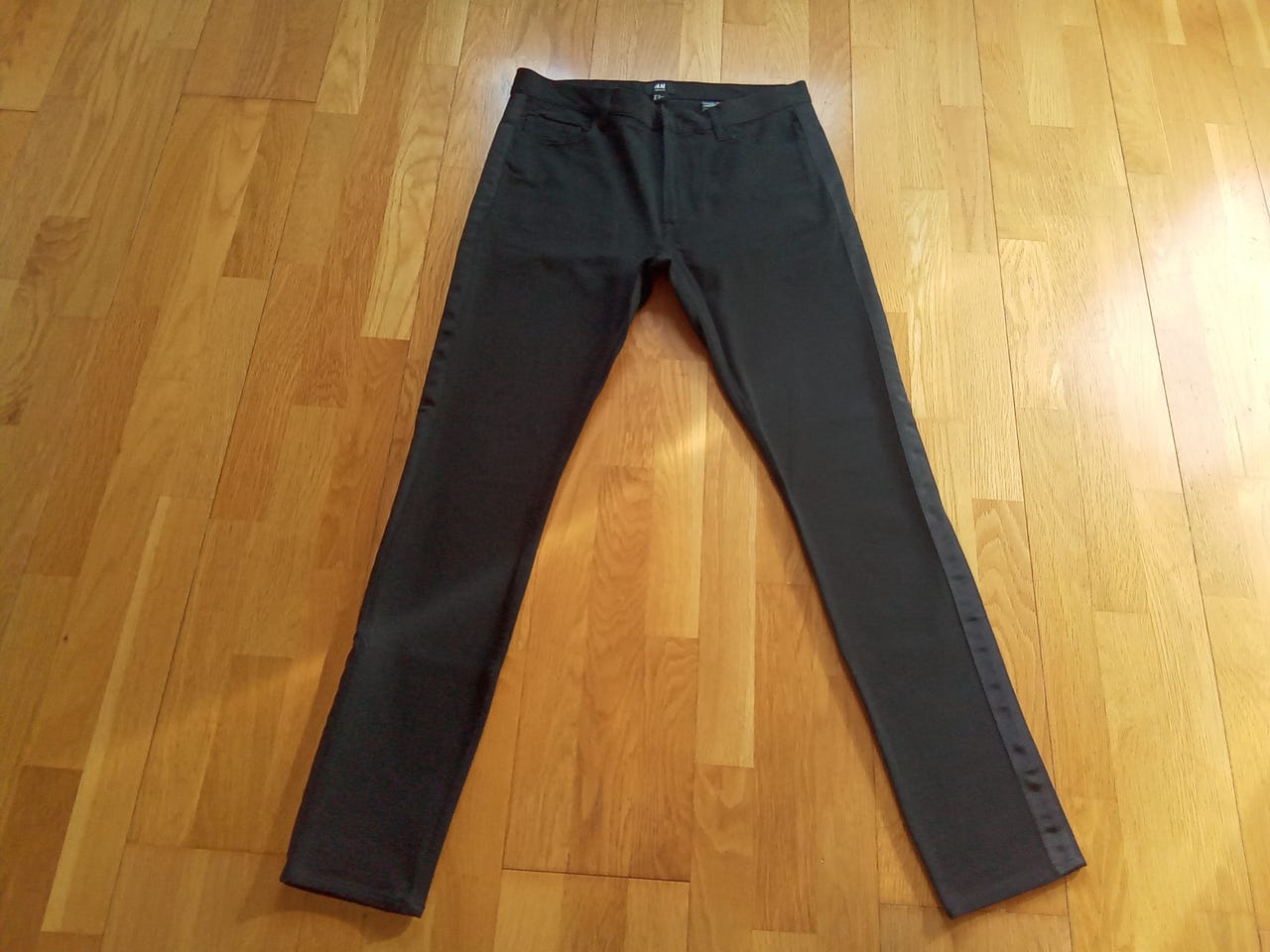 Uudet miesten H&M mustat farkut koko 33" | Tori