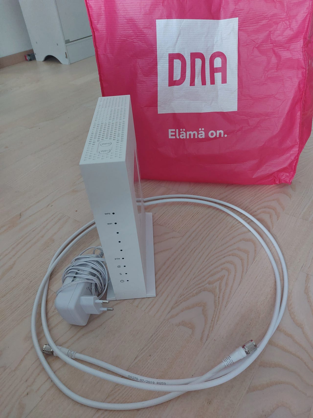 DNA Valokuitu Plus modeemi | Tori