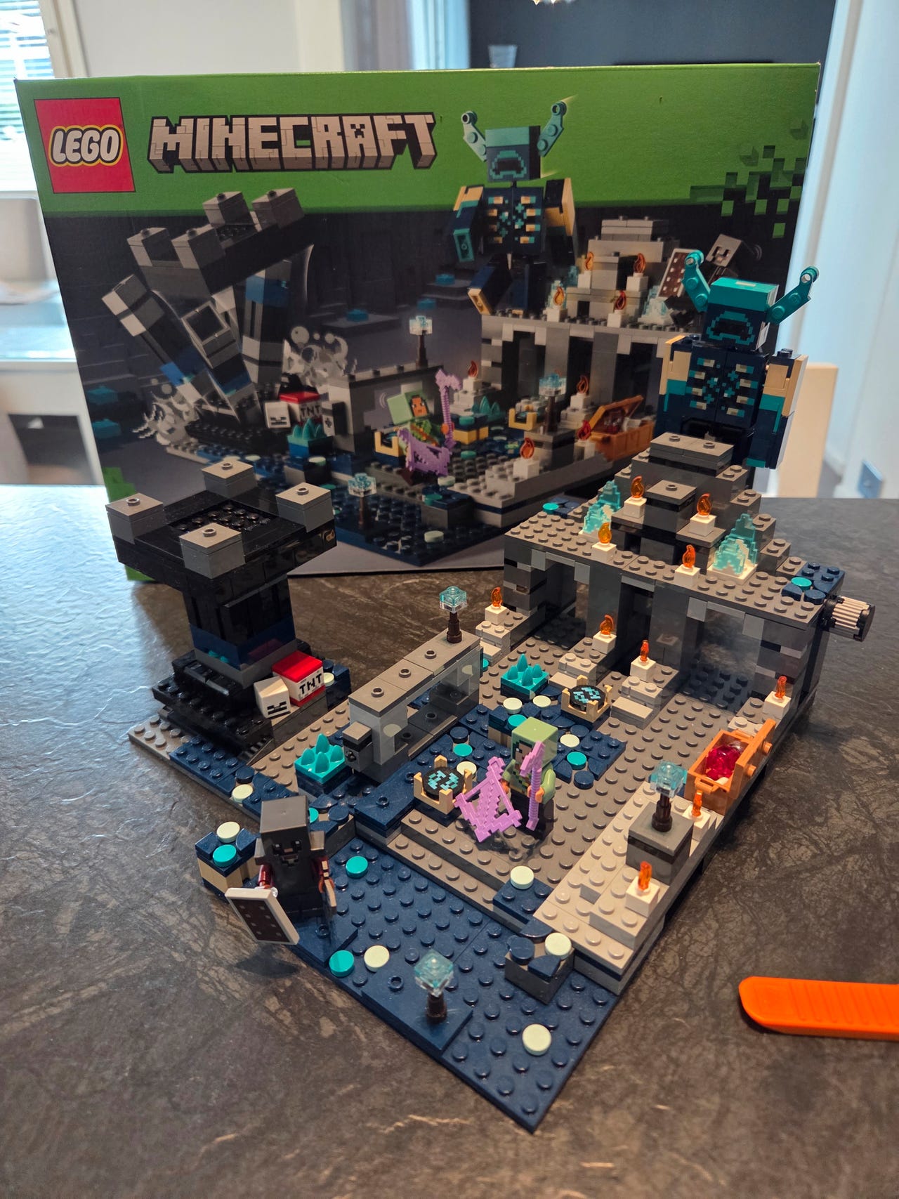 Lego Minecraft 21246 Synkkä taistelu | Tori