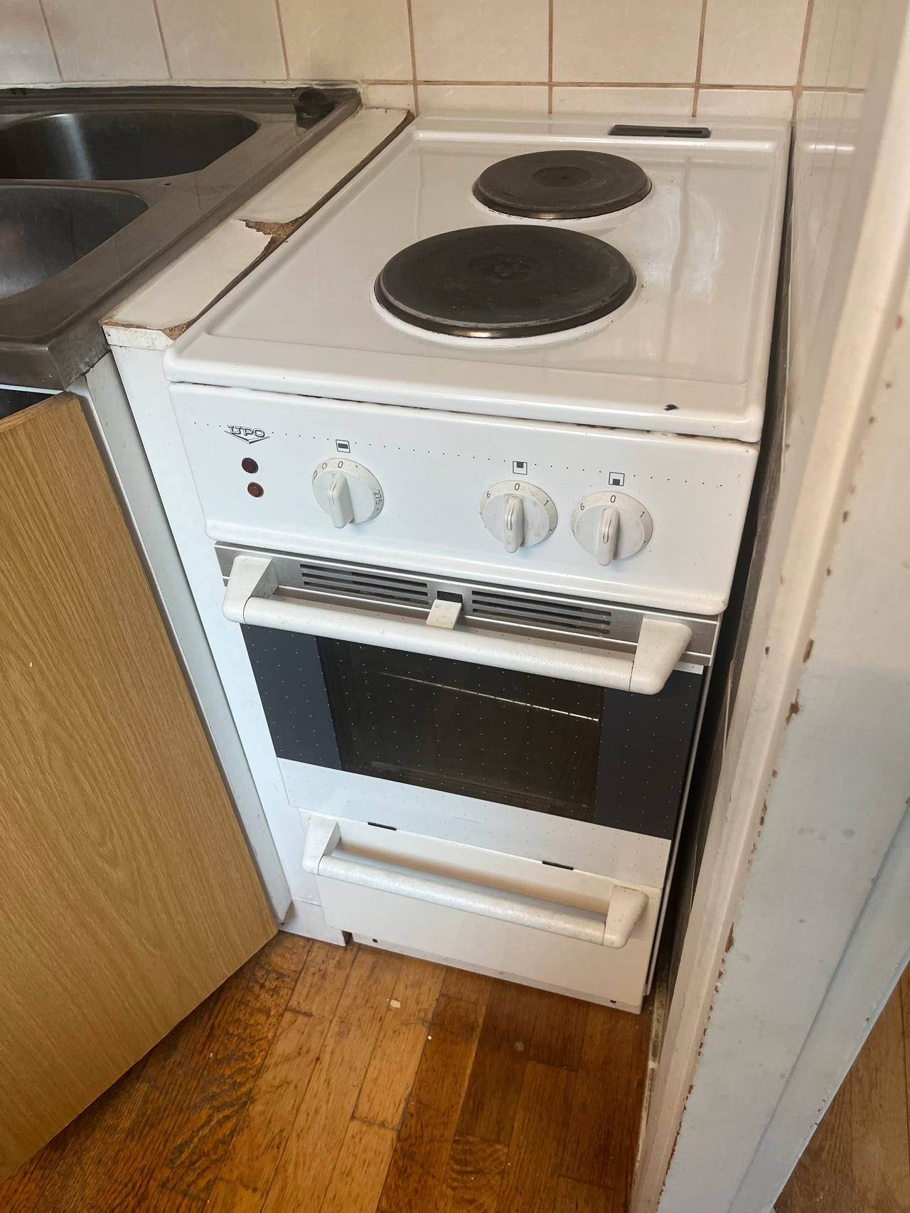 Annetaan 39cm leveä ja 60 cm syvä uuni | Tori
