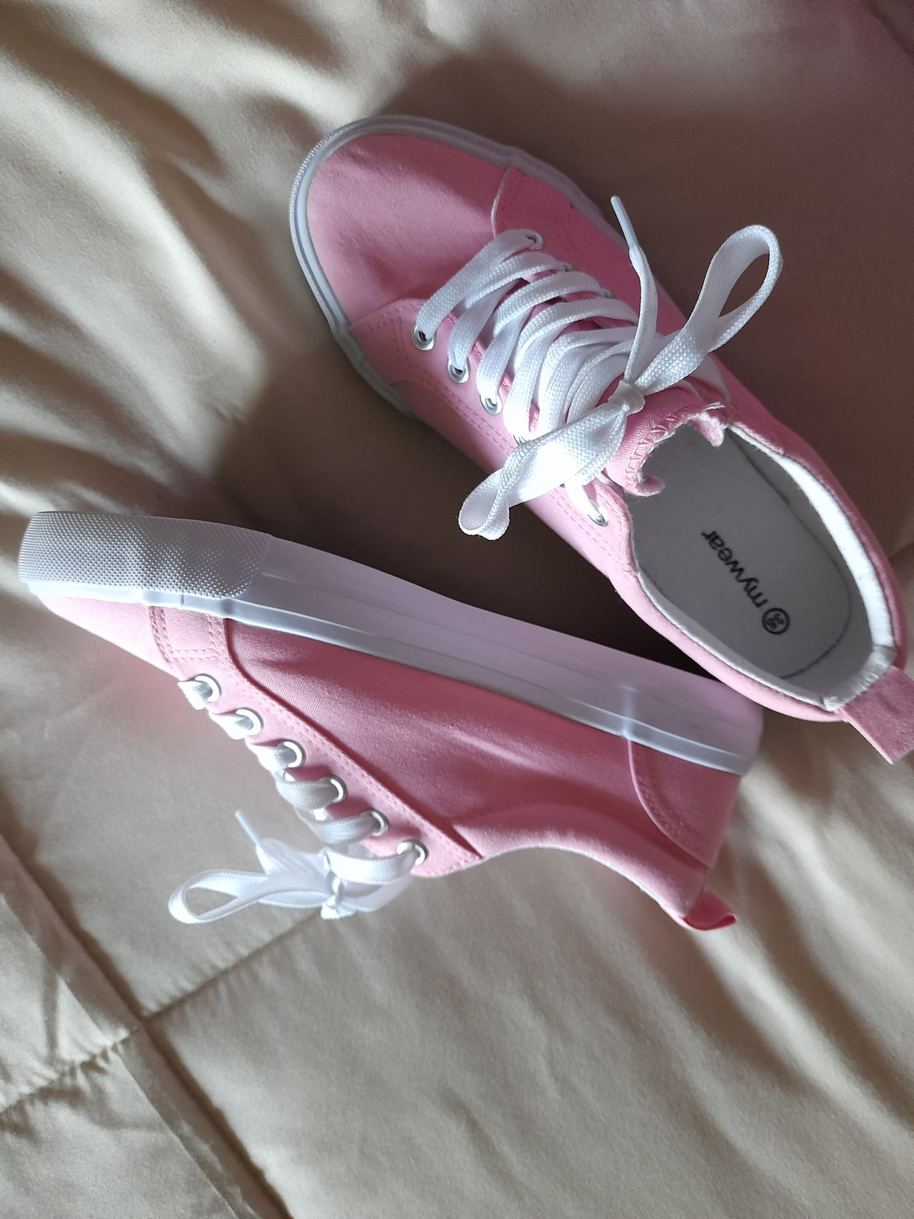 Uudet Vaaleanpunaiset 38 tennarit | Tori