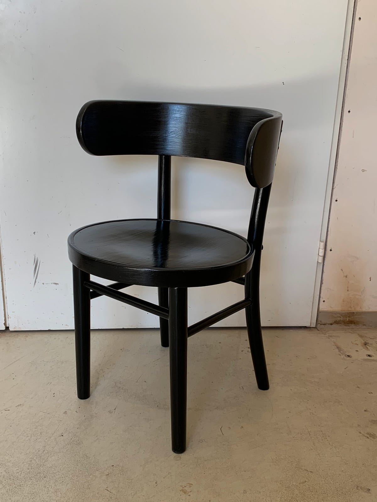 Werner West Hugging Chair W1 | Tori