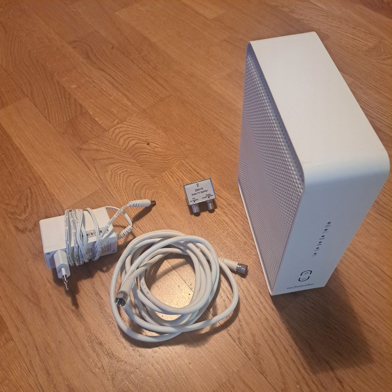 Technicolor CGA2121 -kaapelimodeemin | Tori