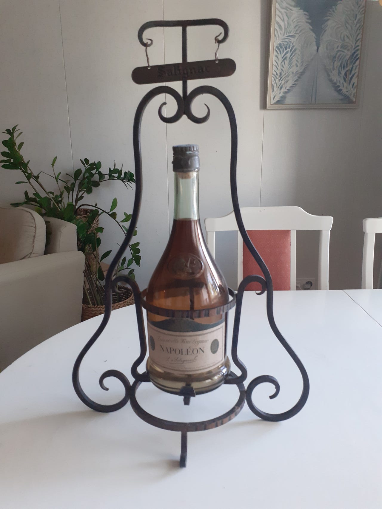 Antiikki pullo telineessä | Tori