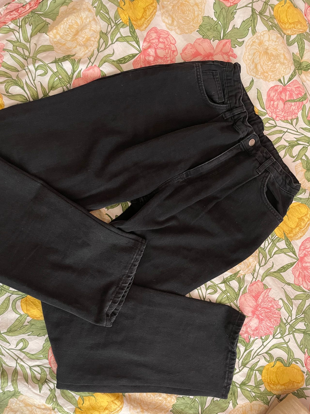 Mustat suorat farkut | Tori