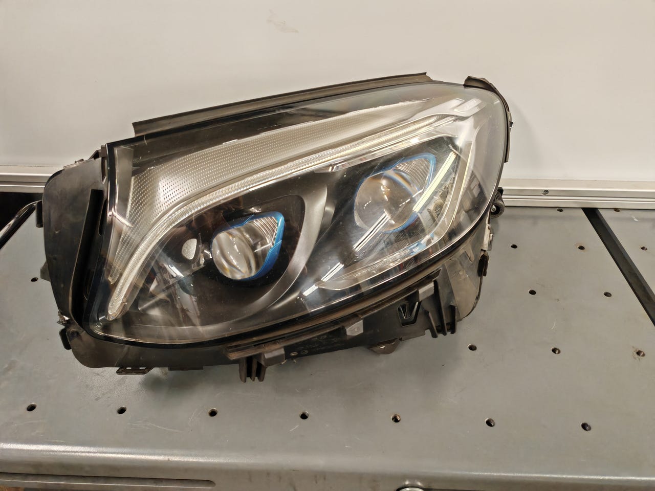 A2539062502 Mercedes-Benz GLC Vasen LED ajovaloumpio | Tori