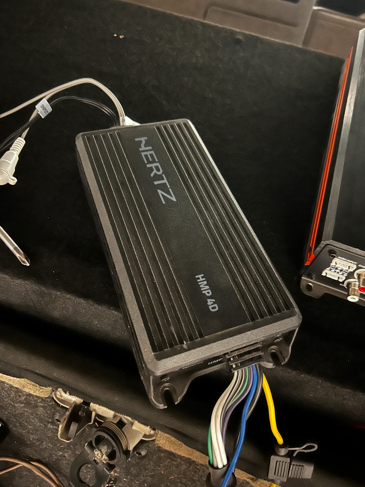 Hertz HMP 4D 4-Kanavaiset vahvistimet | Tori