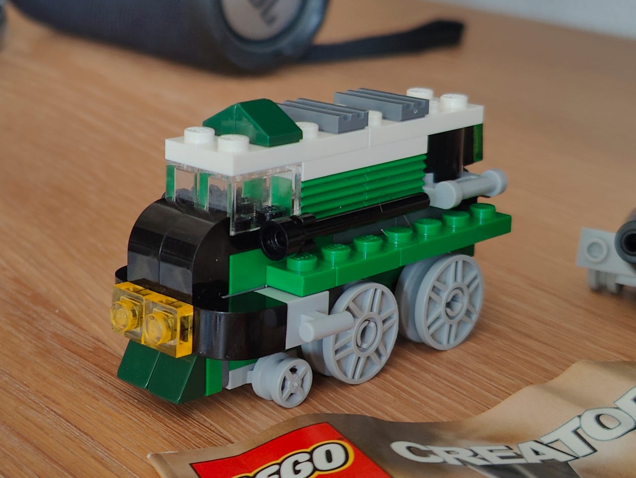 LEGO creator Juna 4837 | Tori