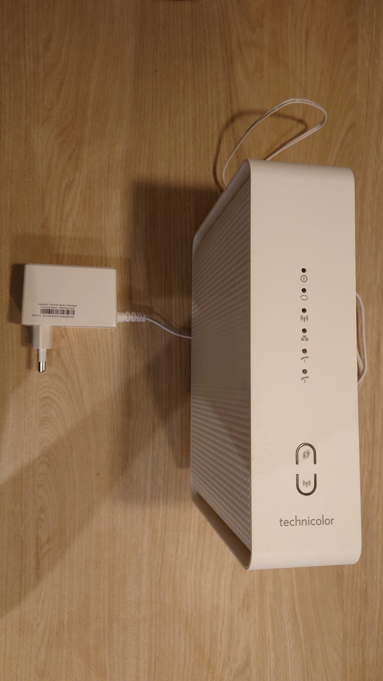 Myydään Technicolor kaapelimodeemi CGA2121 | Tori