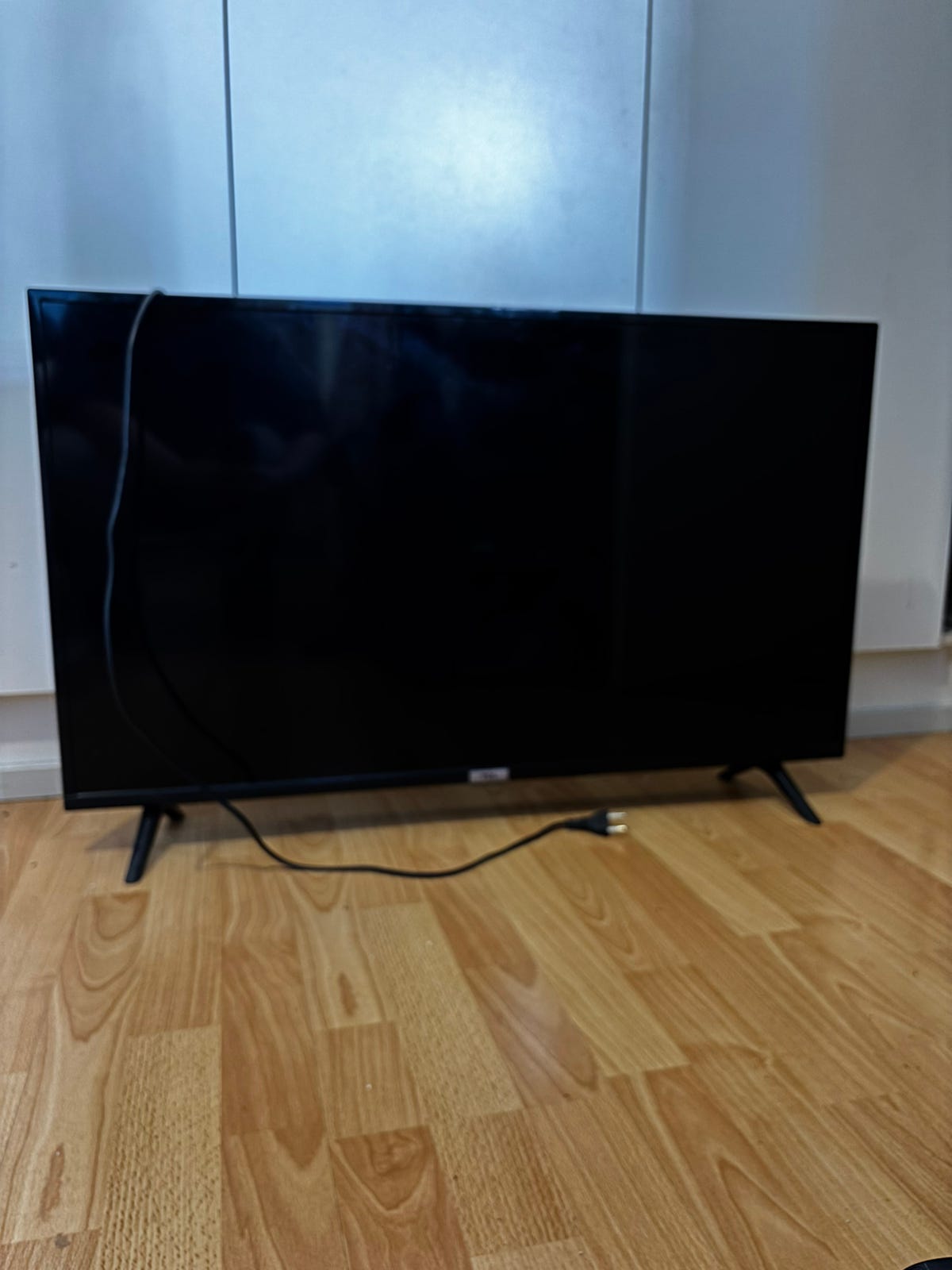 TCL 40” Smart TV + kaukosäädin | Tori