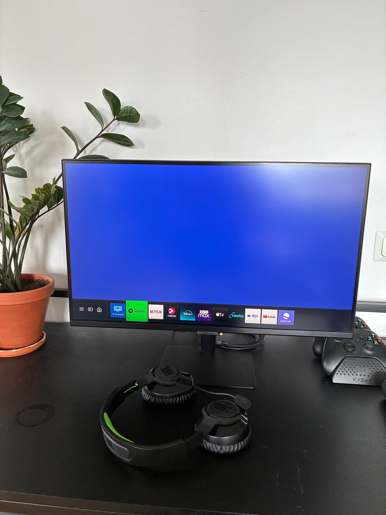 Samsung 27" Smart Monitor M50A, Full HD, VA näyttö / tv | Tori