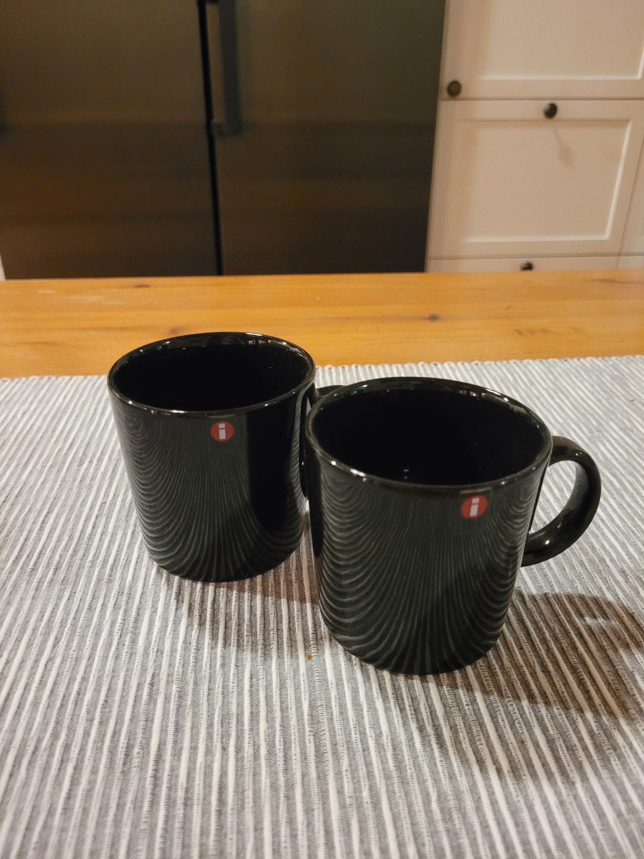 Myydään Iittala Teema mukit 0.3 l musta | Tori