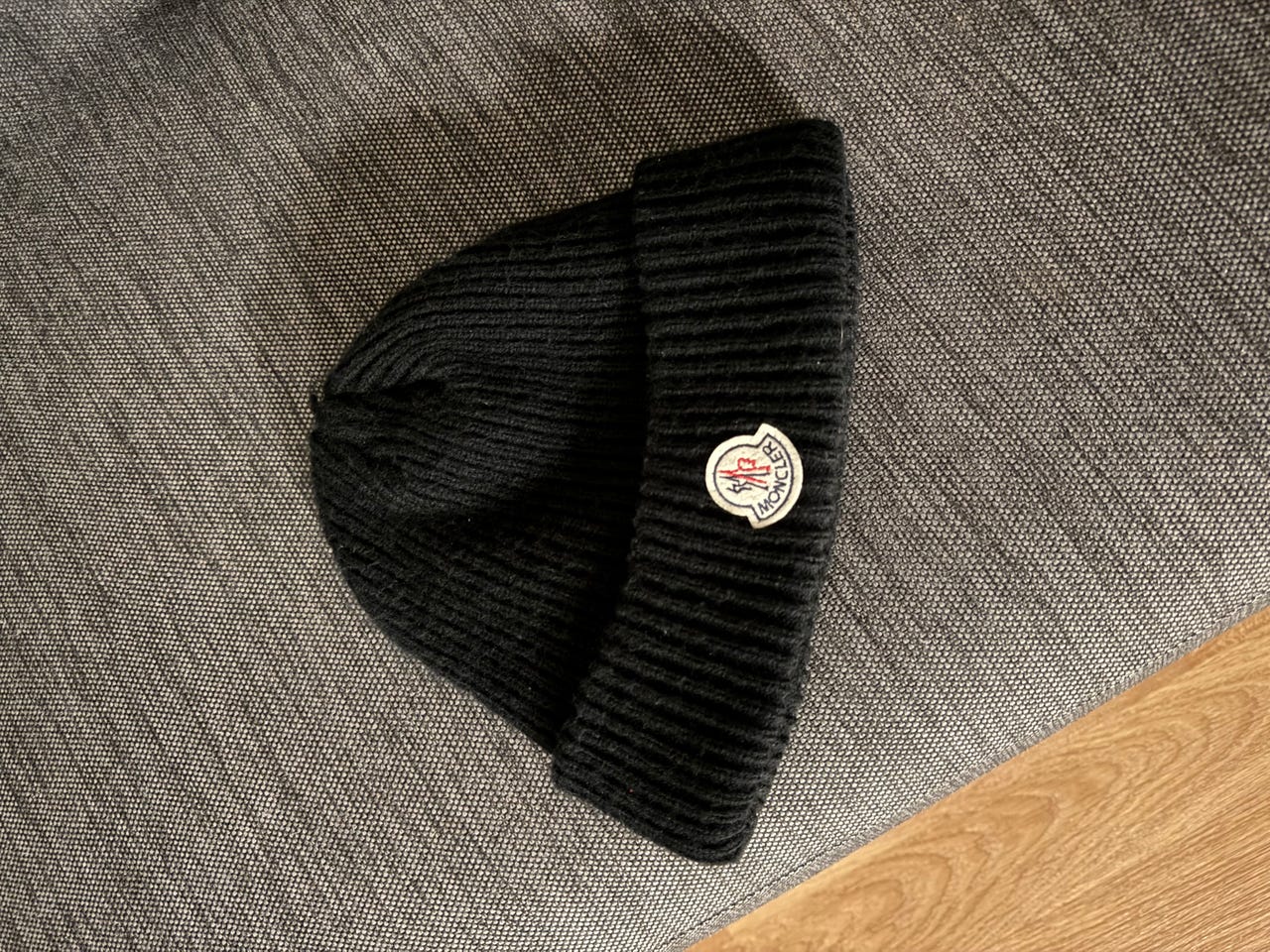 Uudenveroinen musta moncler pipo | Tori