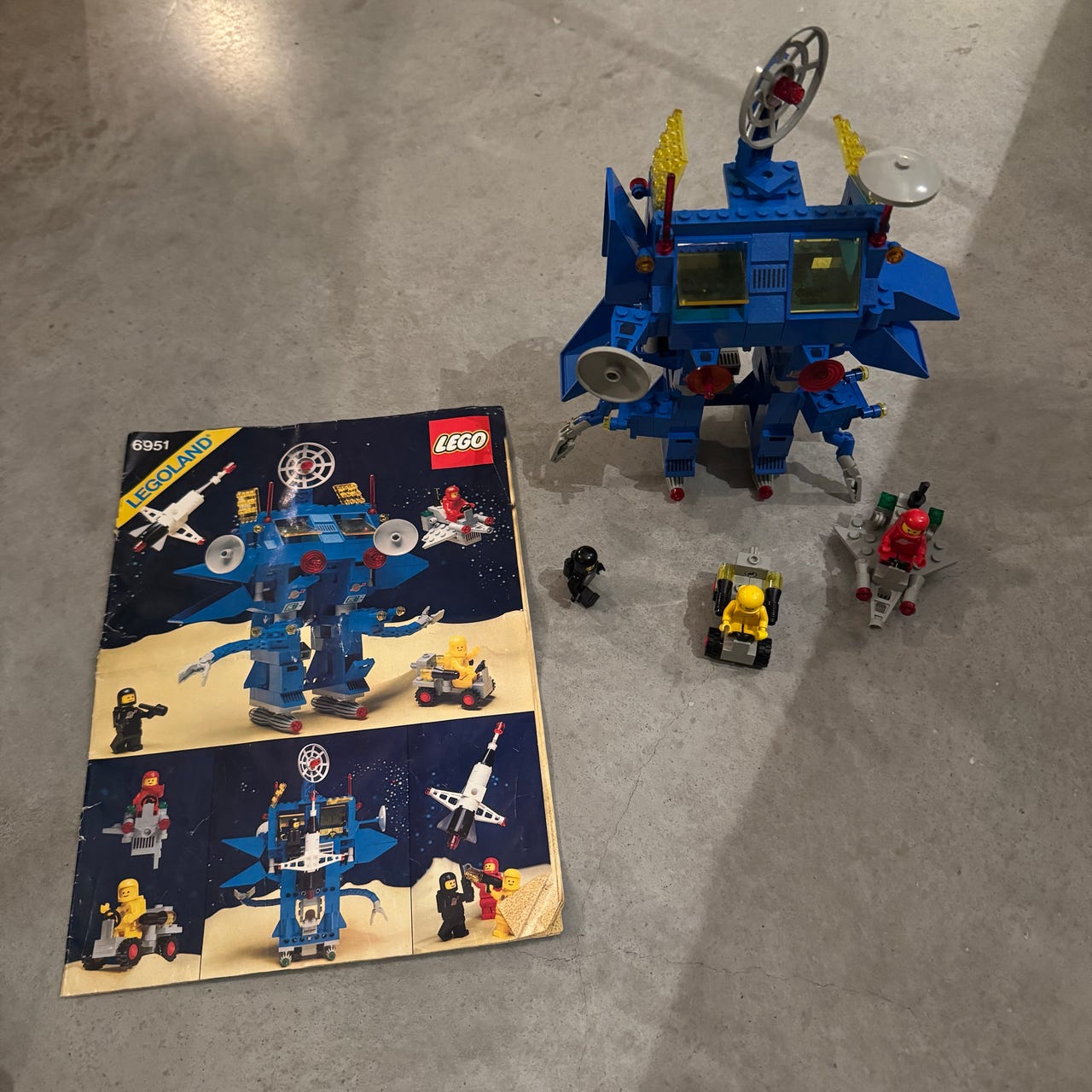 LEGO Classic Space Robot Command Center 6951 (1984) - Harvinainen ...