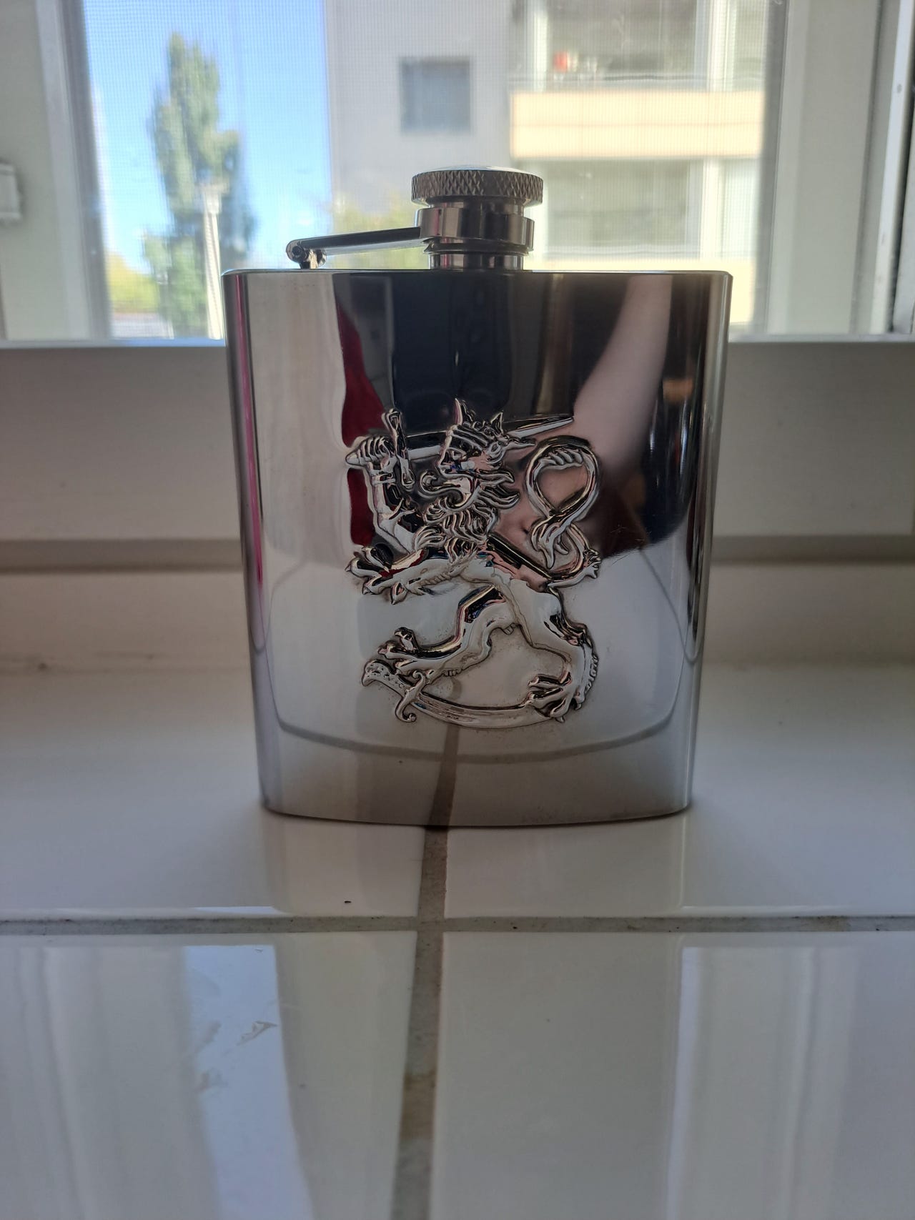 Suomileijona taskumatti + shottilasit | Tori