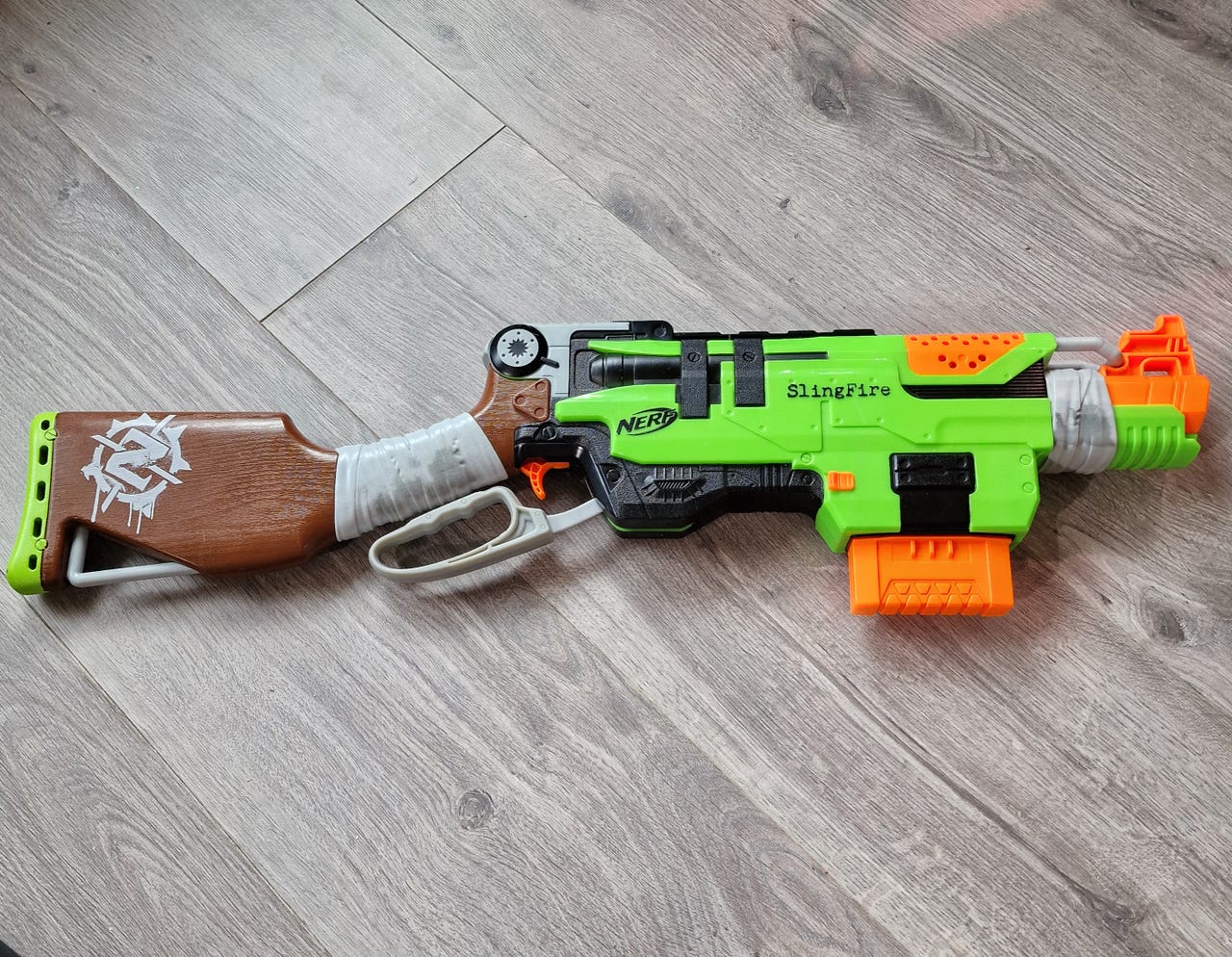 Nerf ZombieStrike Slingfire pyssy | Tori