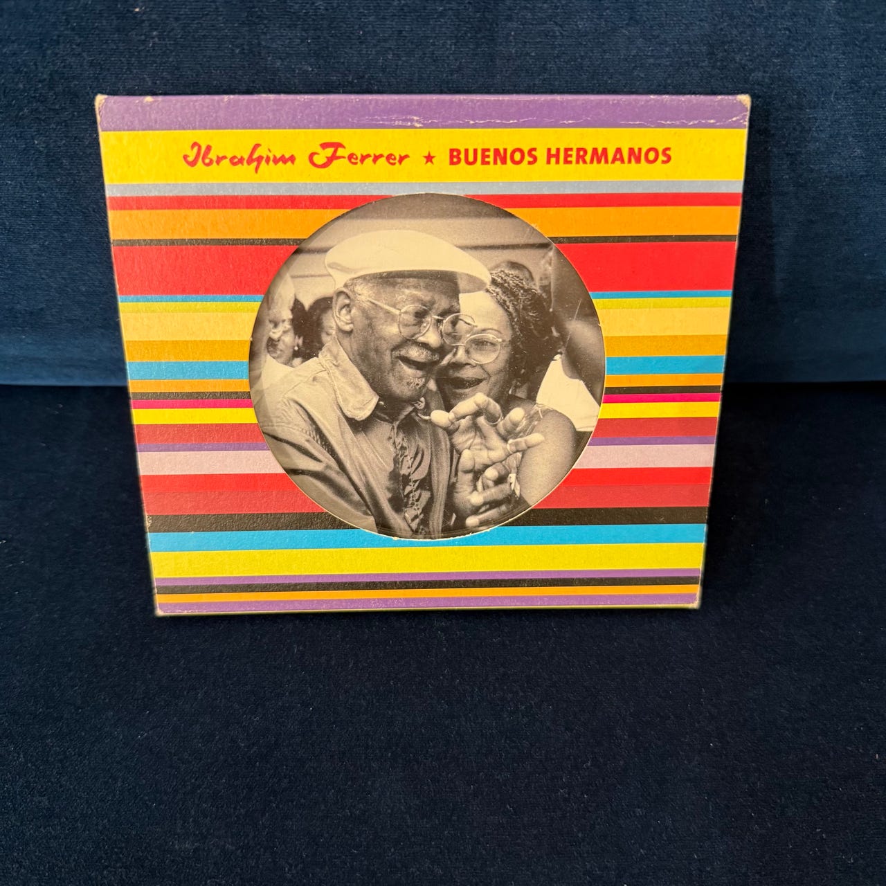 Ibrahim Ferrer – Buenos Hermanos (CD + kirjanen), World Circuit | Tori