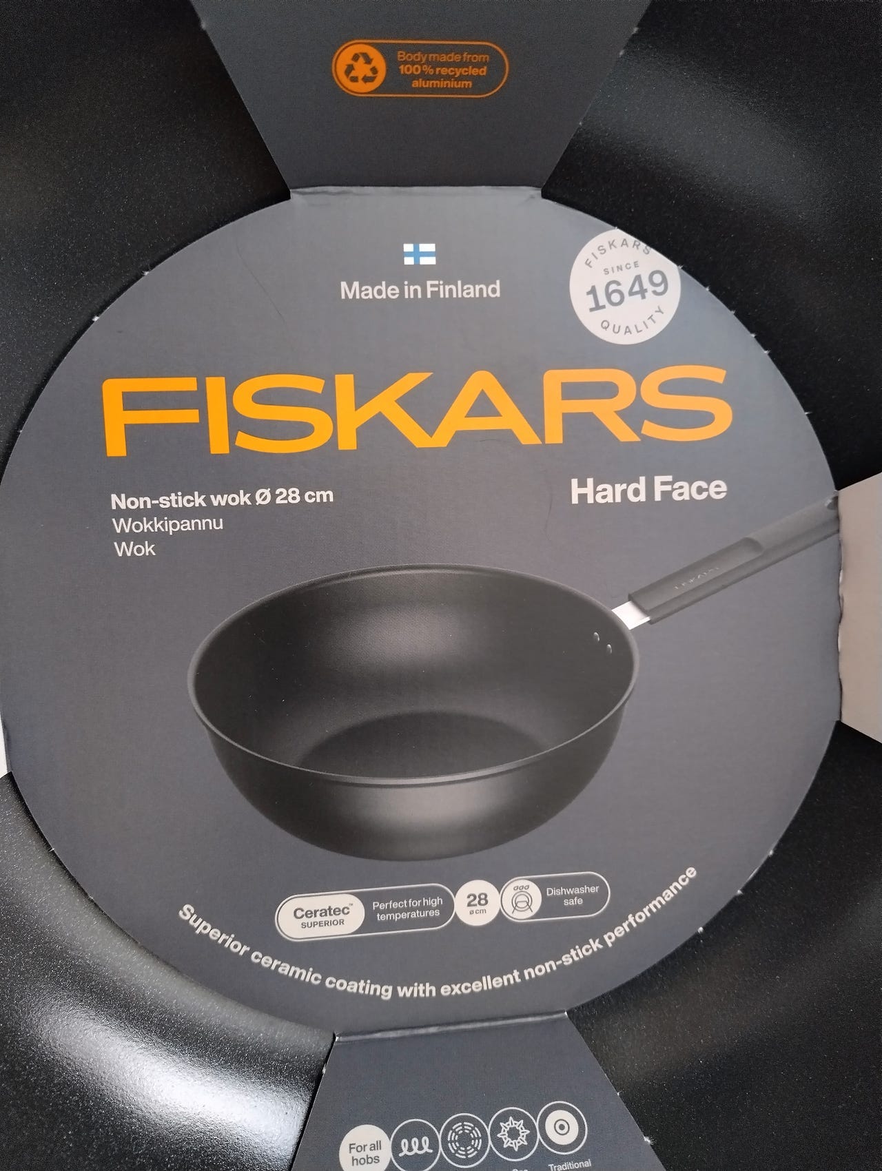 UUSI Fiskars Hard Face wokkipannu 28cm/4,5L | Tori