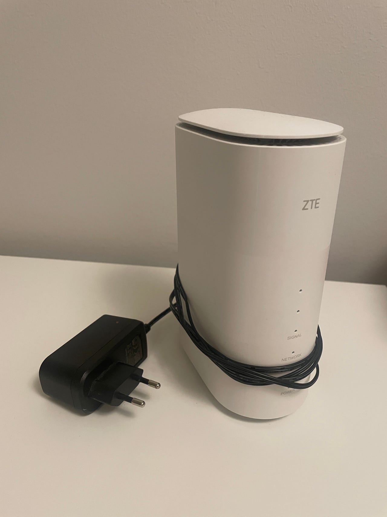 ZTE MC801A reititin, SIM-kortille paikka | Tori