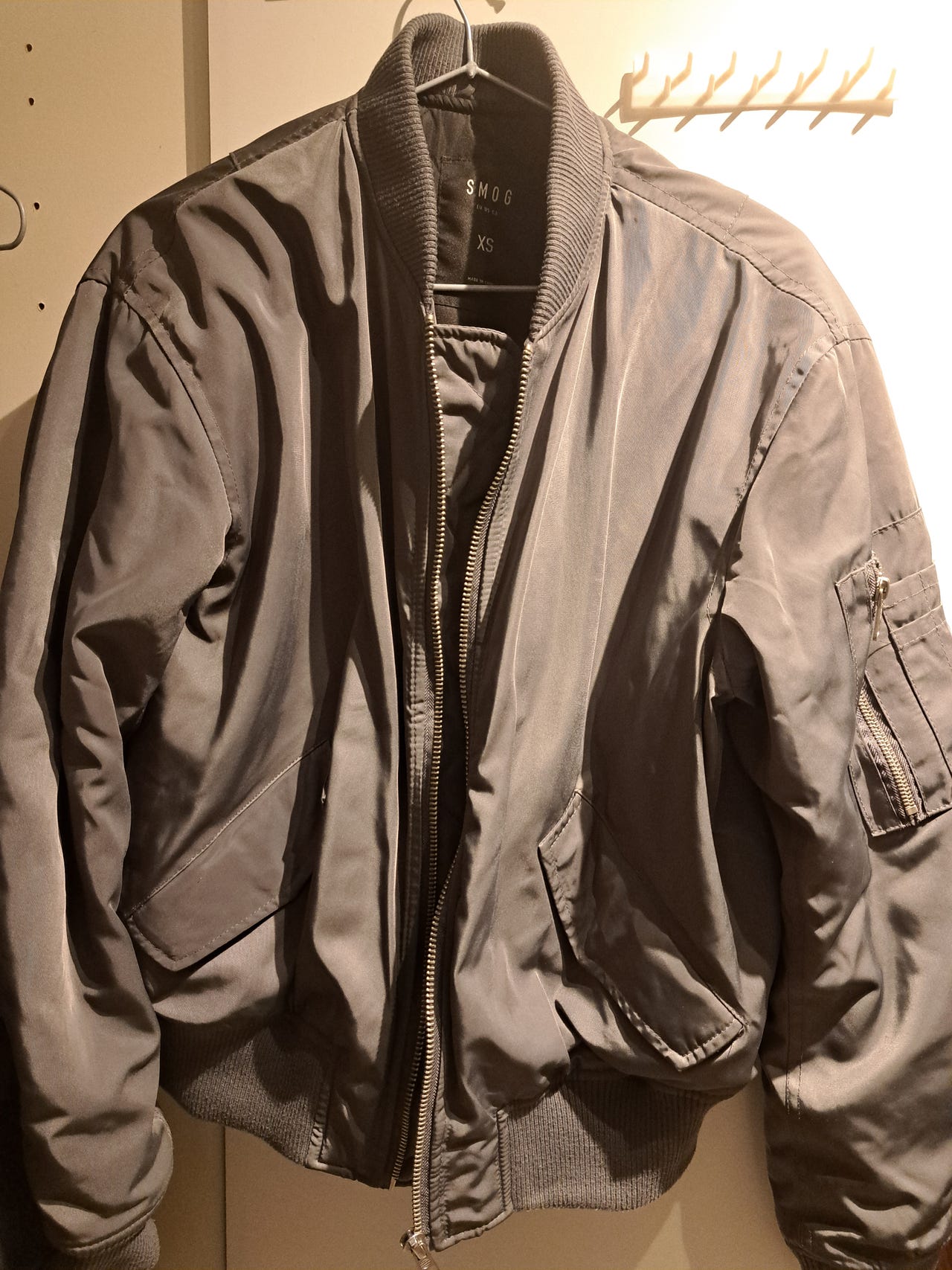 Harmaa bomber-takki (koko XS | Tori
