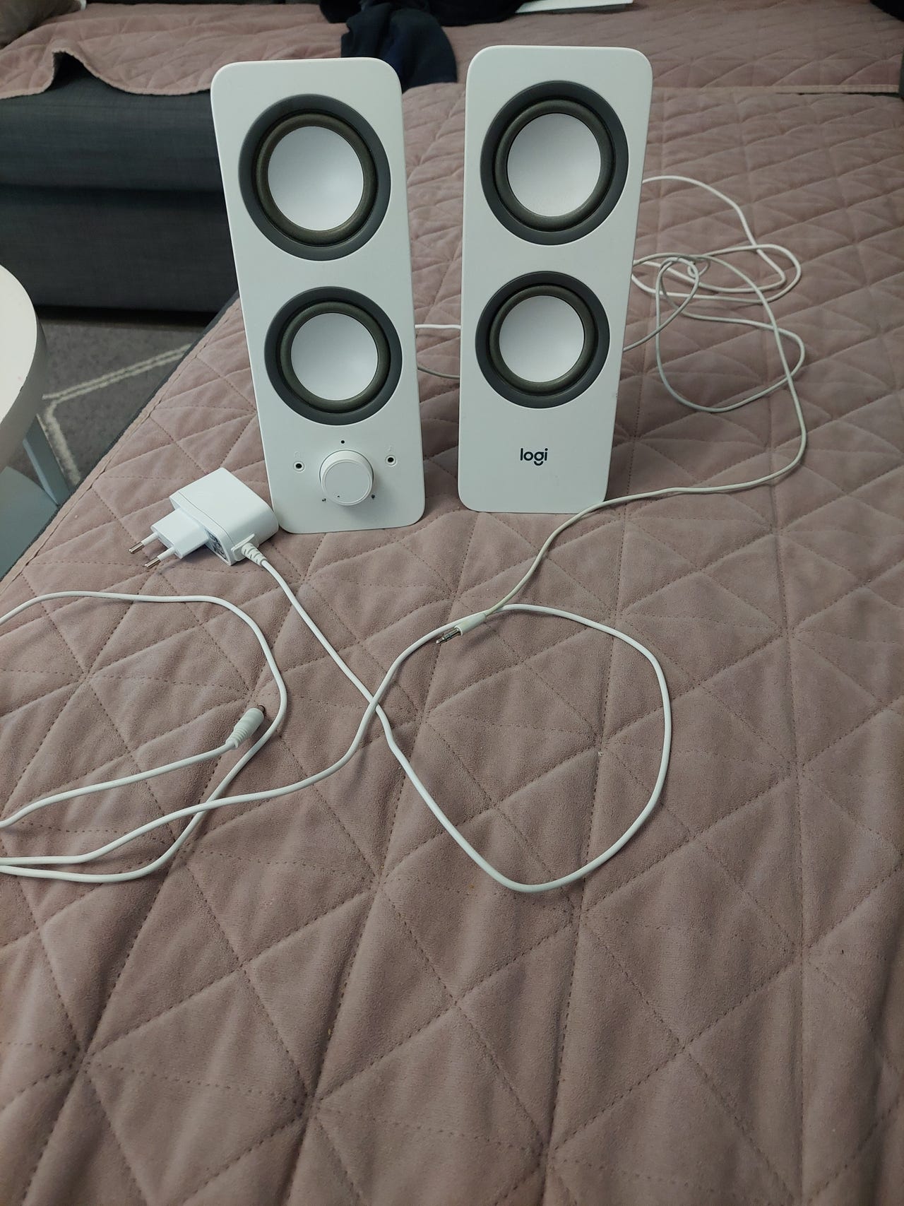 Logitech Z200 | Tori