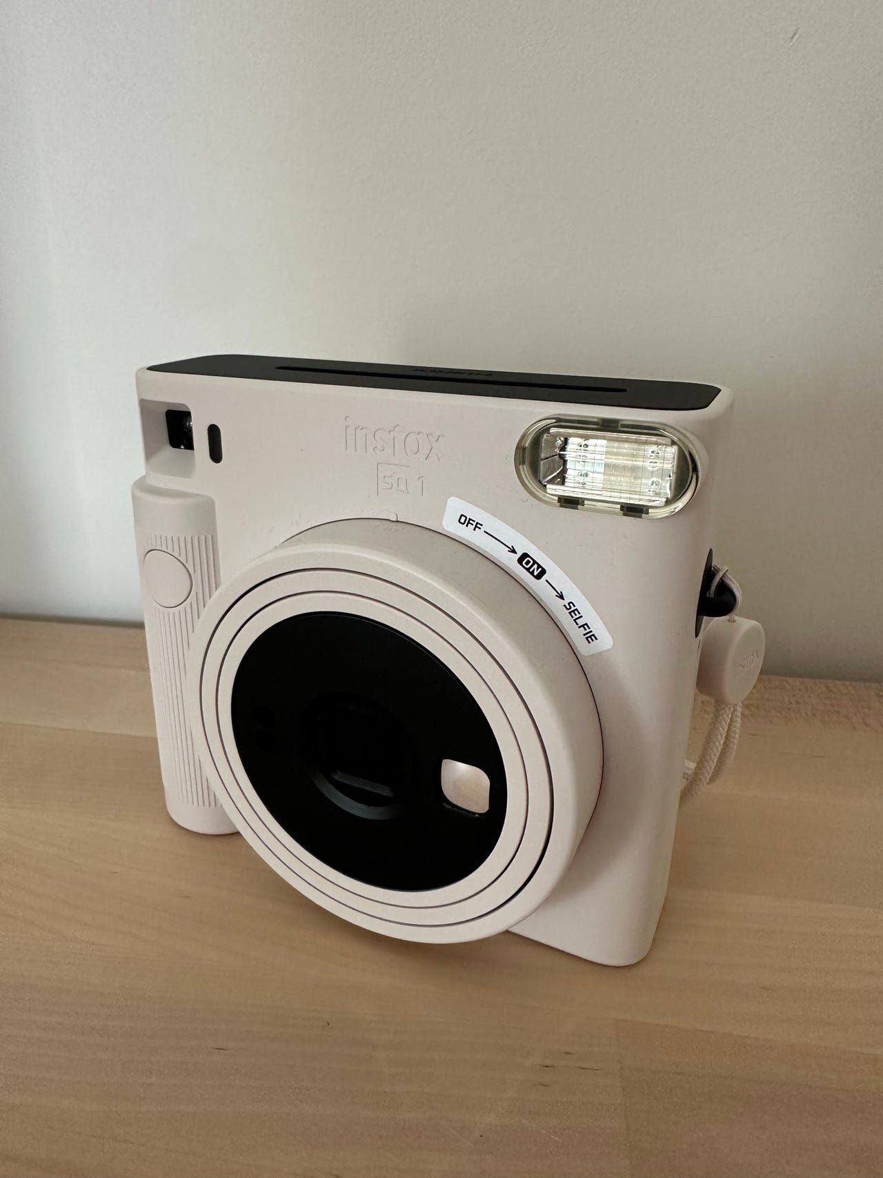 Fujifilm SQ1 polaroid-kamera | Tori
