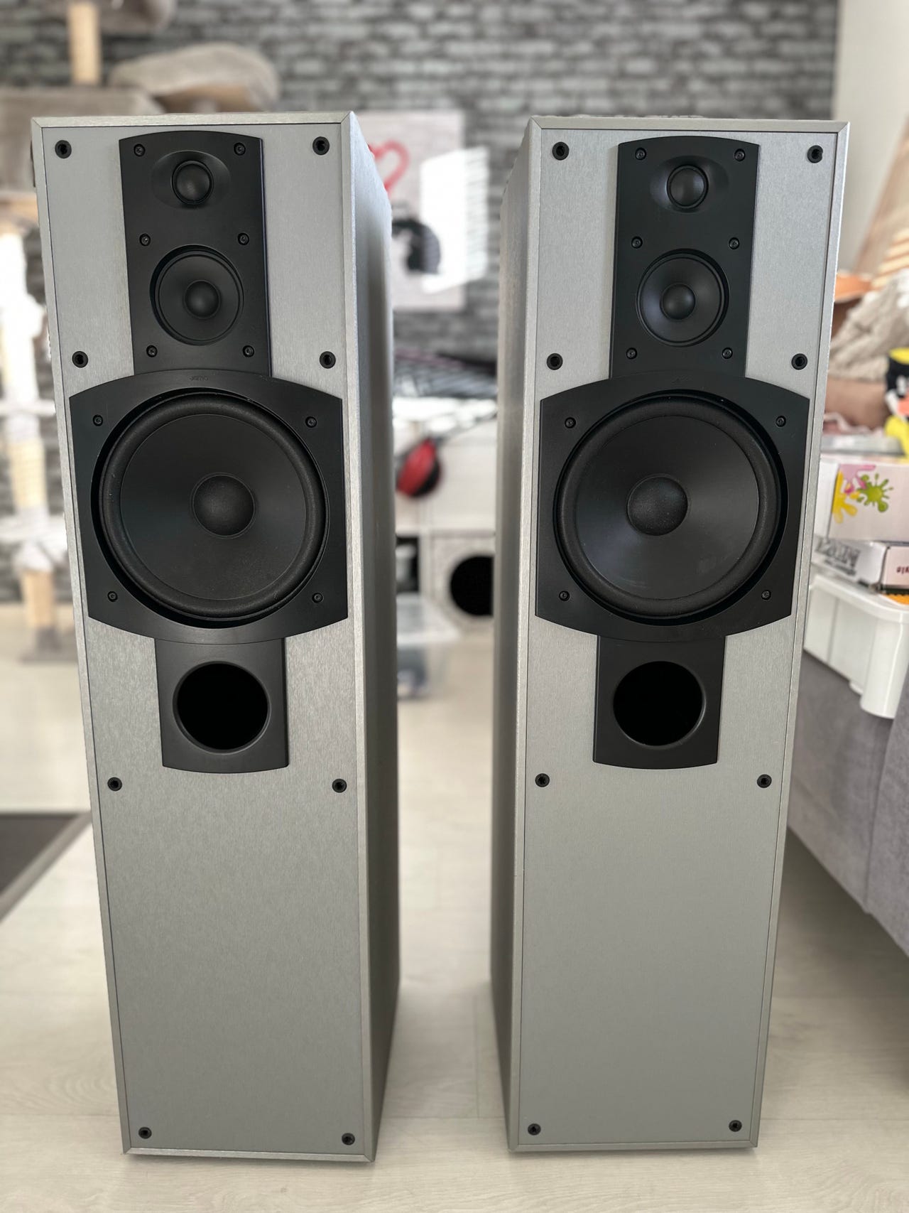 Jamo E 570 Kaiuttimet 100W 4 Ohm Hopea | Tori