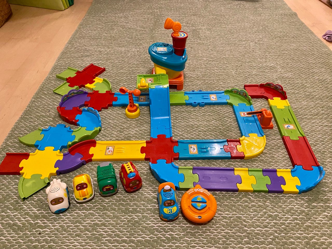 Toot Toot Drivers lentokenttä ja autot | Tori