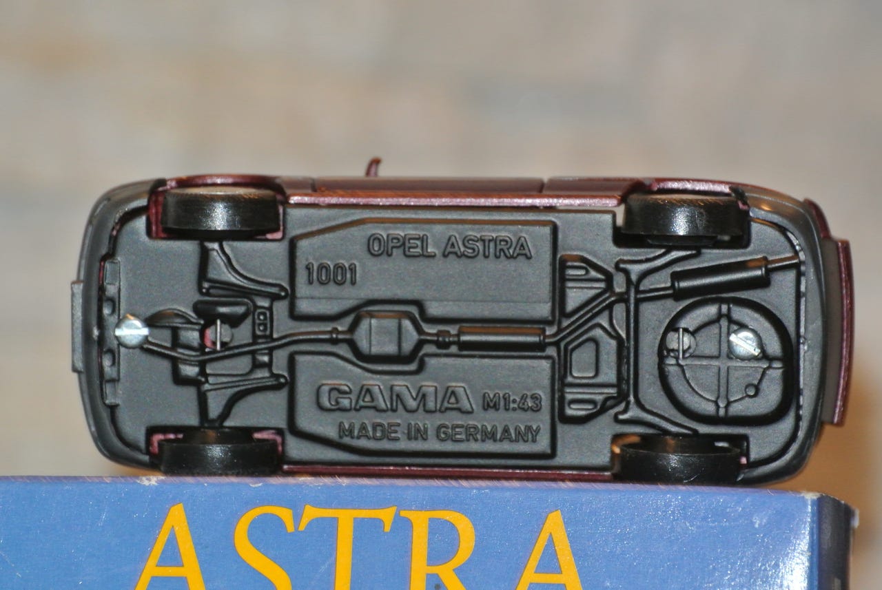 Opel Astra 90-luku 1991 vintage paketti pienoismalli vanha auto Saksa ...