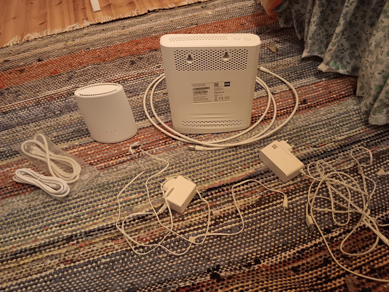 DNA Mesh WiFi F-266 modeemi ethernet-koteihinja WiFi-laajennin | Tori