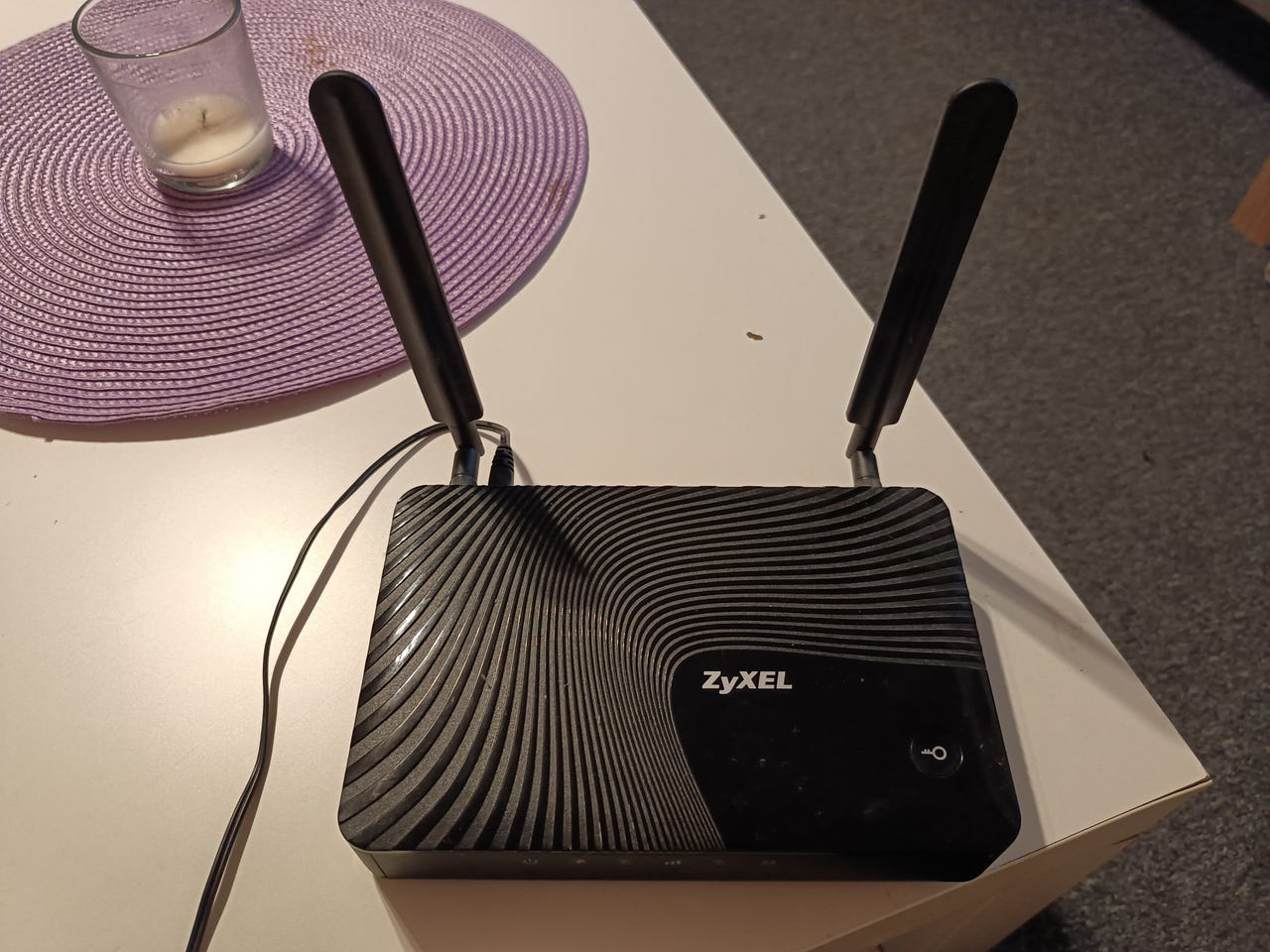 Zyxel 4G Reititin sim-kortti paikalla LTE3301-M209 | Tori