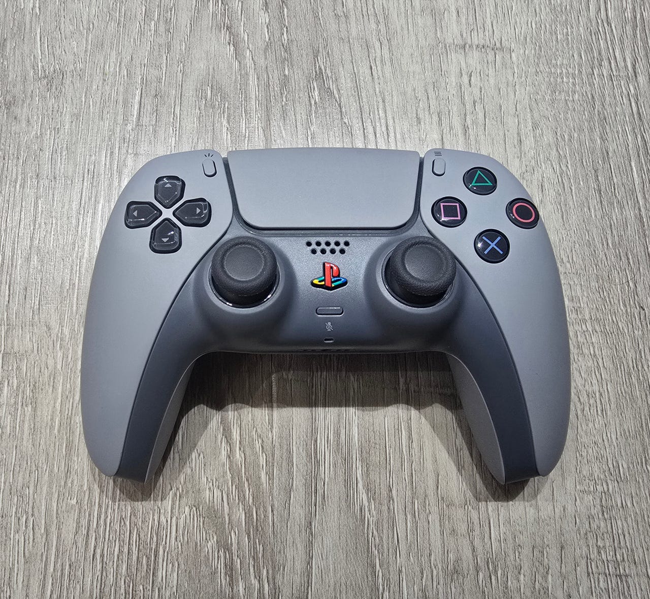 PS5 DualSense 30th Anniversary Limited Edition ohjain | Tori