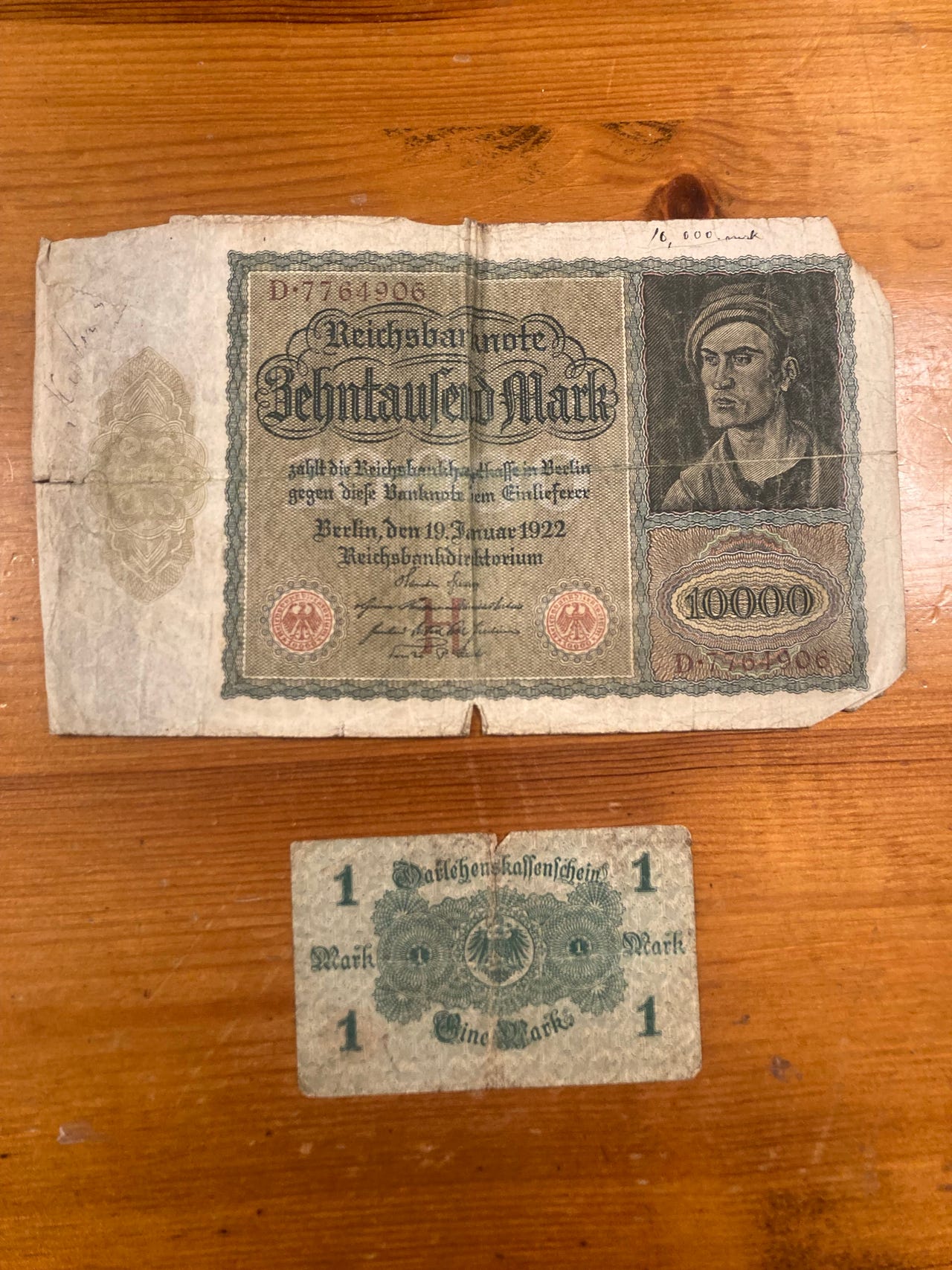 Saksan Reichsbanknote 10 000 markkaa (1922) ja Saksan markan seteli ...