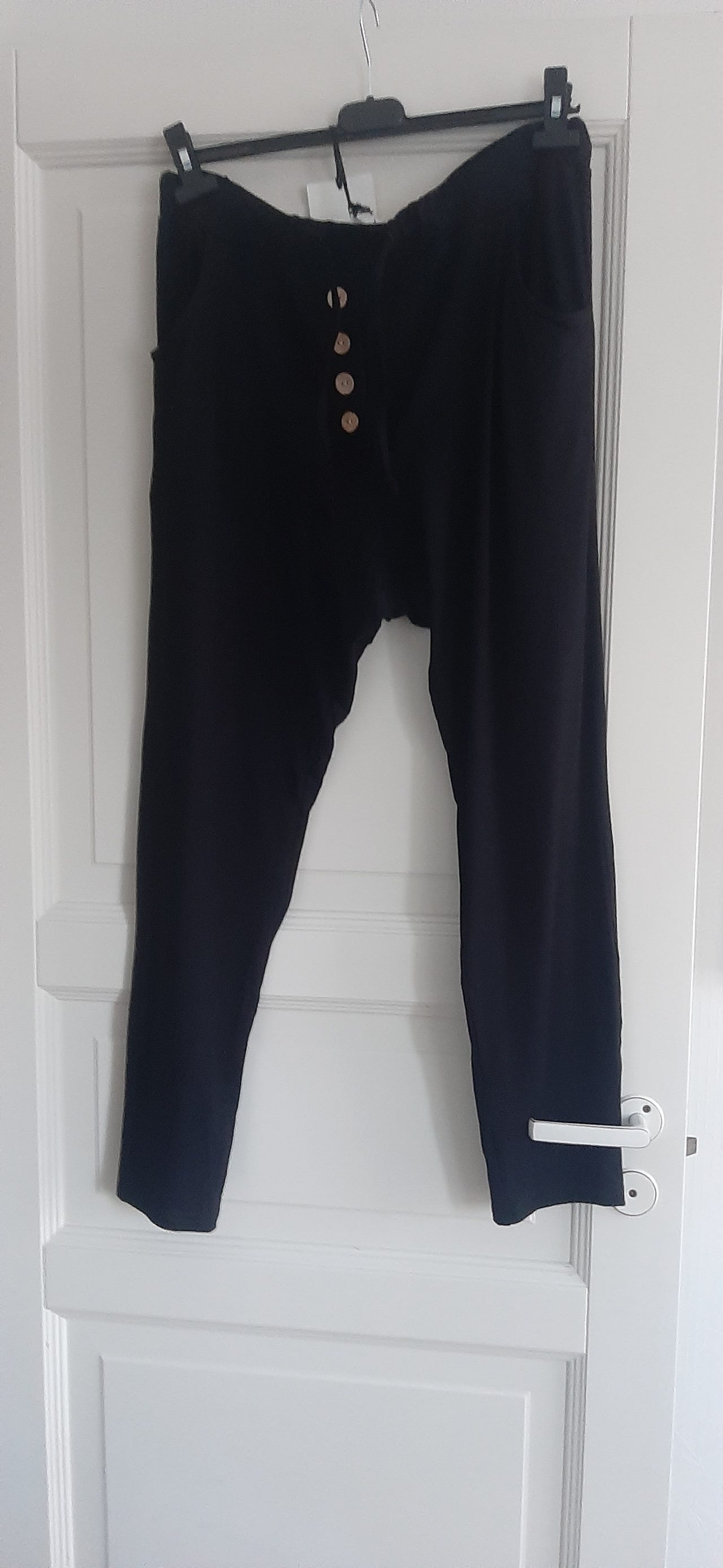 Bypias mustat joggerit, koko l | Tori