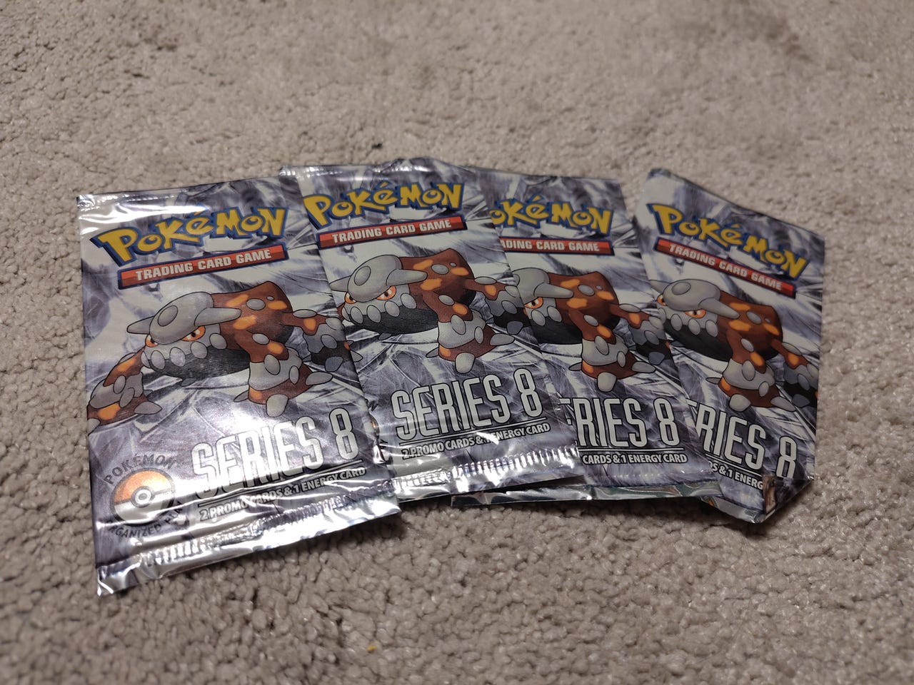 Pokémon Series 8 keräilykorttipaketti 4 kpl | Tori