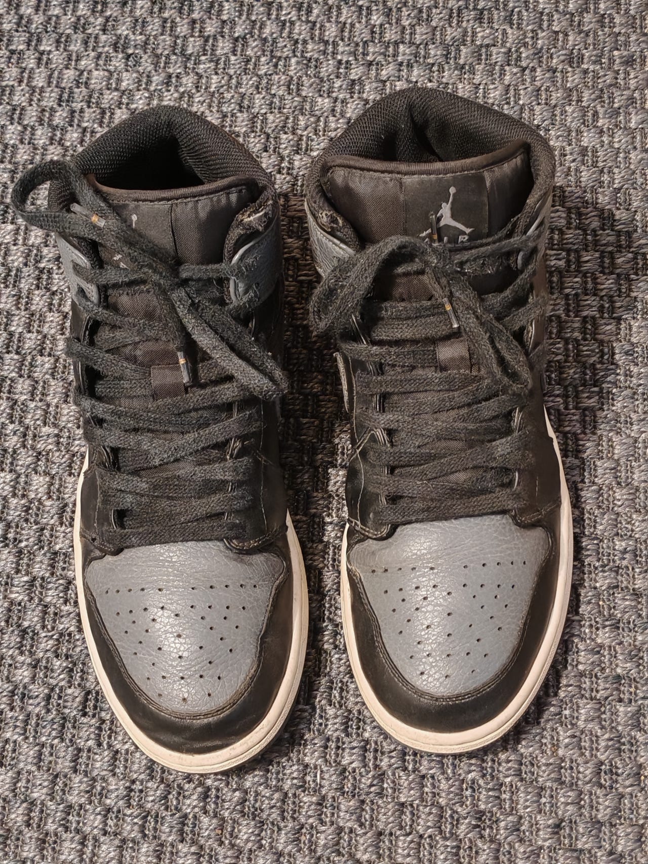 Air Jordan Tennarit koko 44 musta | Tori