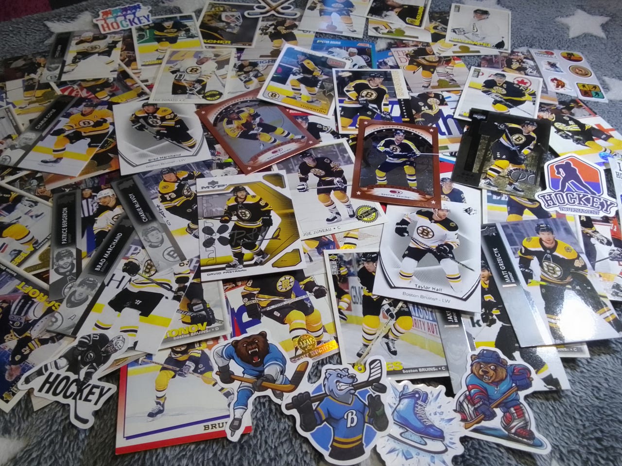 Boston Bruins-jääkiekkokortteja iso kasa postitettuna #852 | Tori