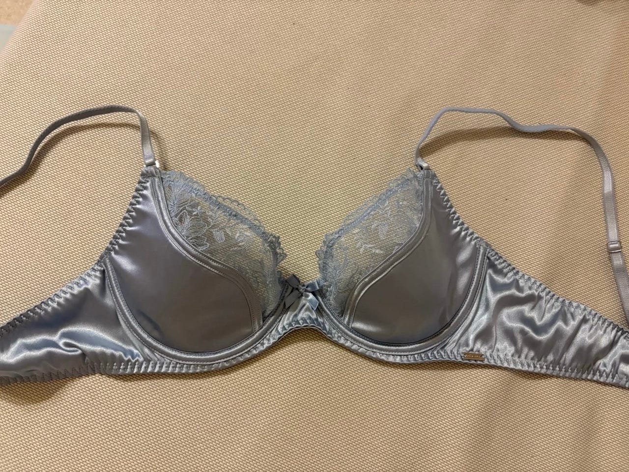 Uudet satiiniliivit 75B vaaleansiniset | Tori