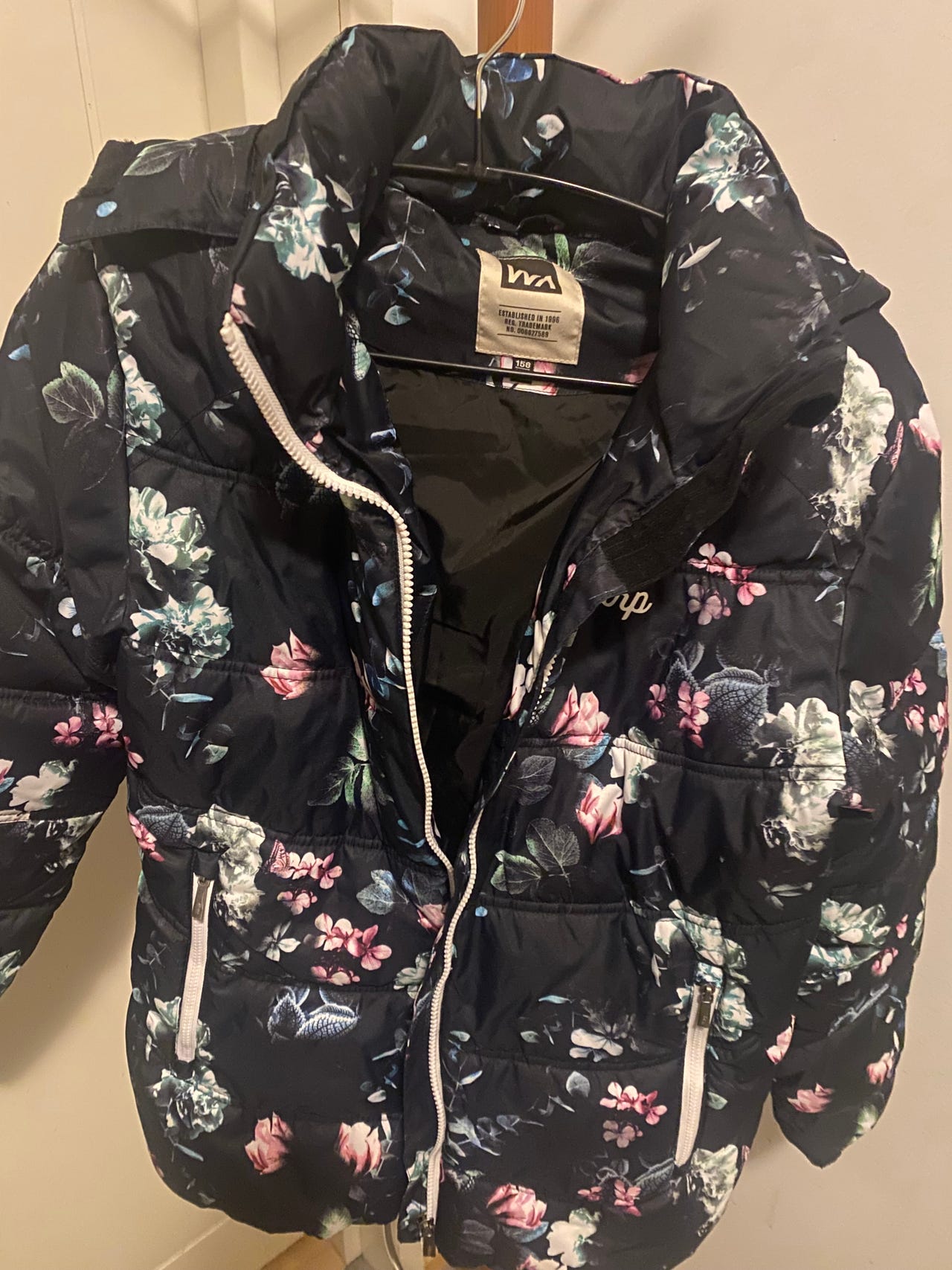 Stadium VA tyttöjen nätti talvitakki | Tori