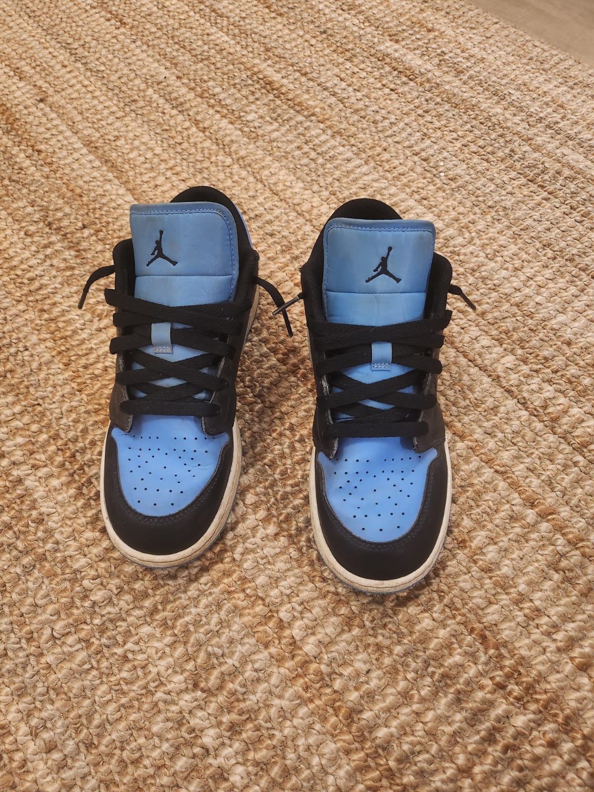Air Jordan Tennarit koko 40 musta ja sininen | Tori