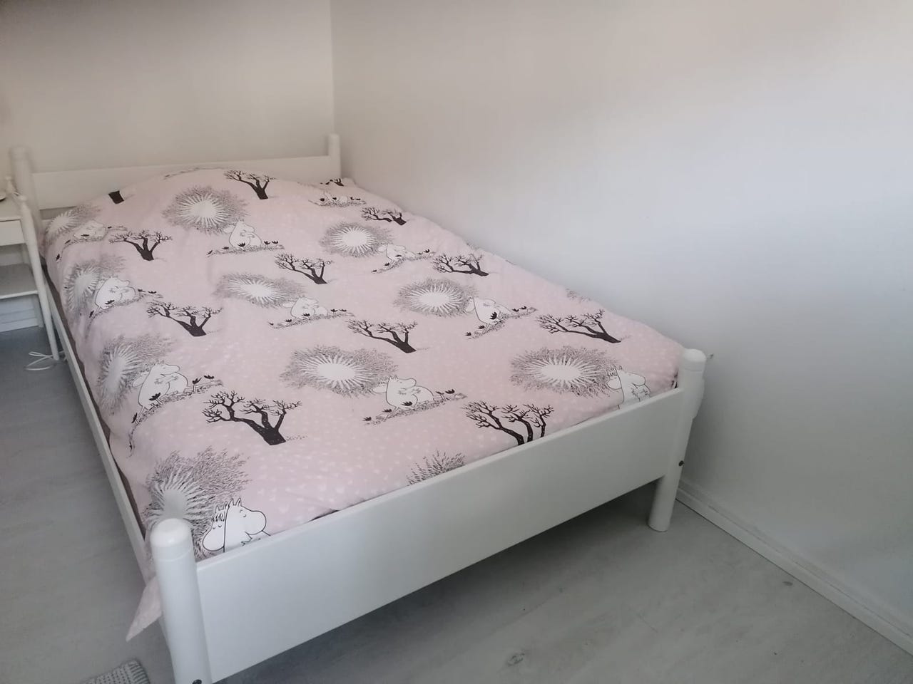 1 pv Valkoinen sängyn runko 120 cm leveä | Tori