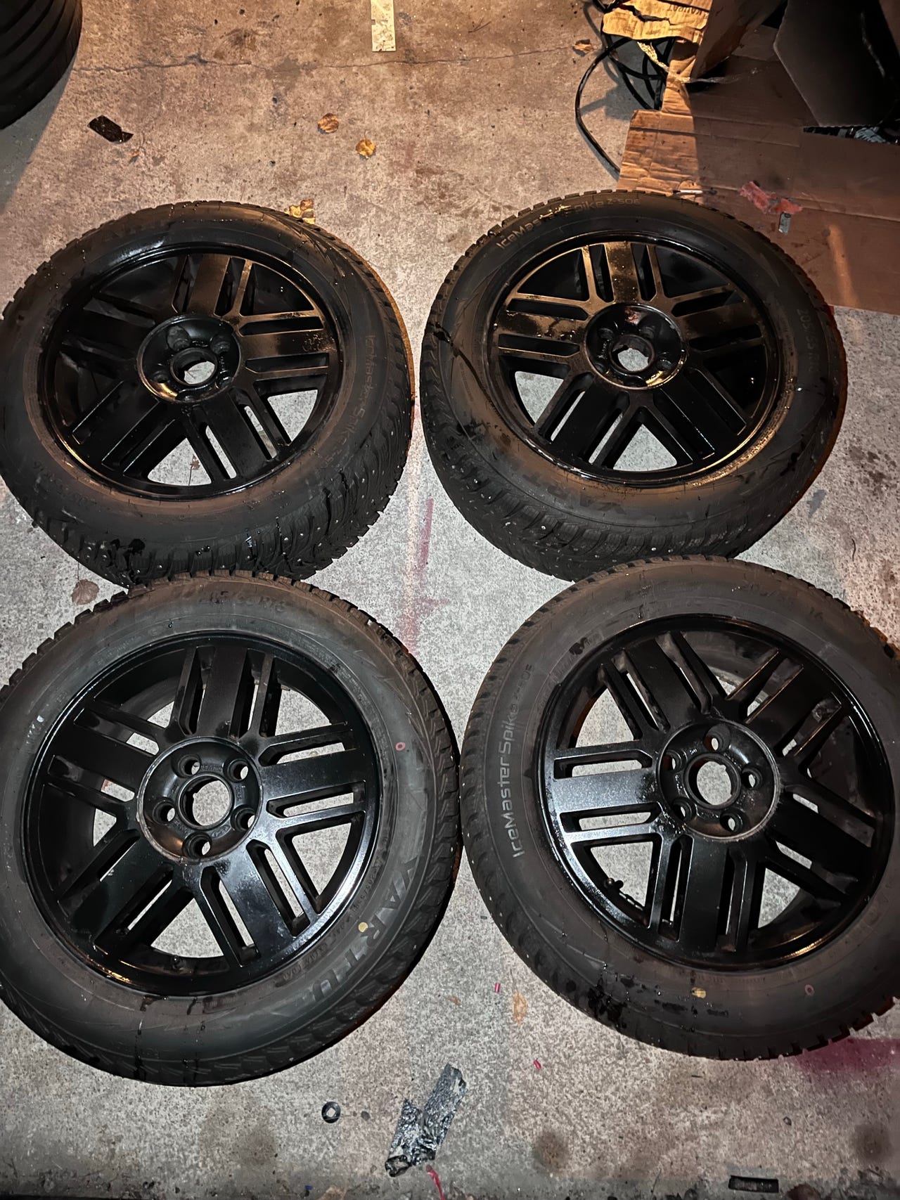 Mustat vanteet 5x108 205/55R16 | Tori