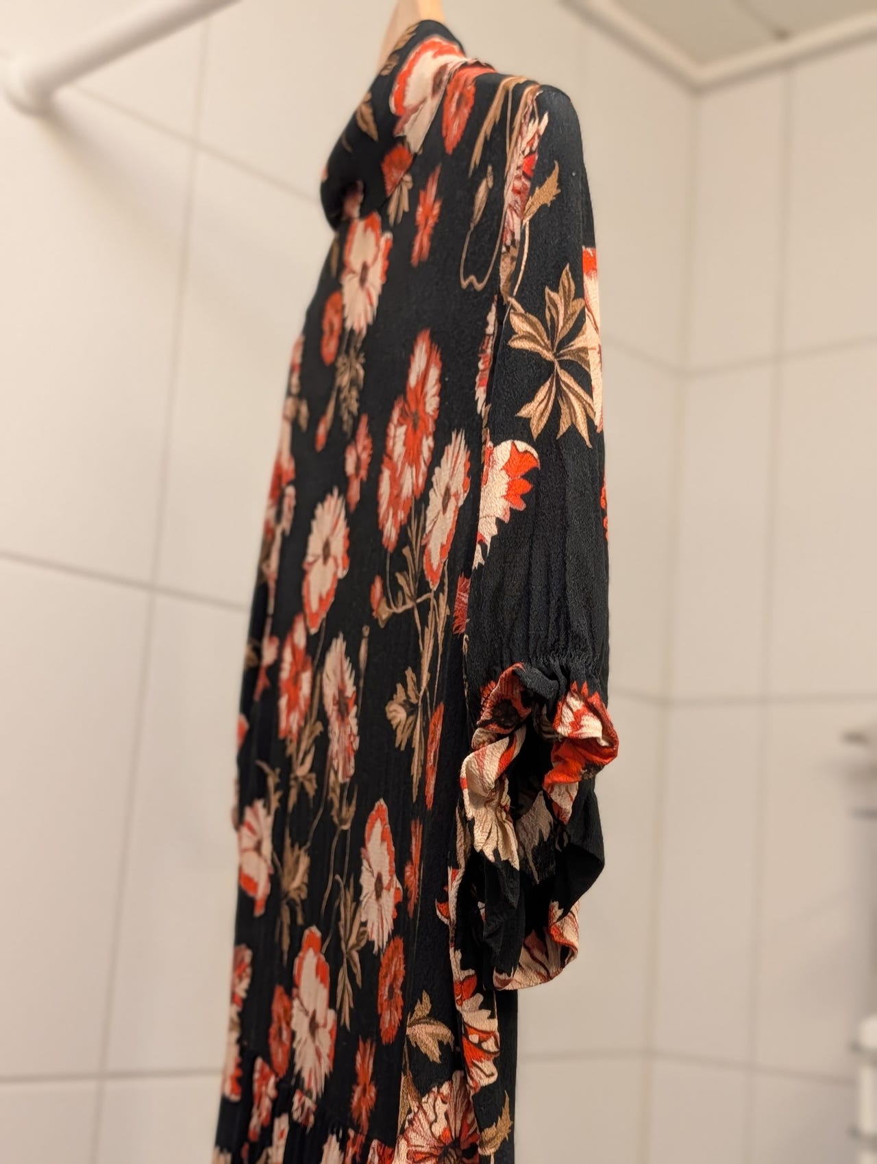 Aivan ihana ZARA premium kukallinen mekko, S | Tori