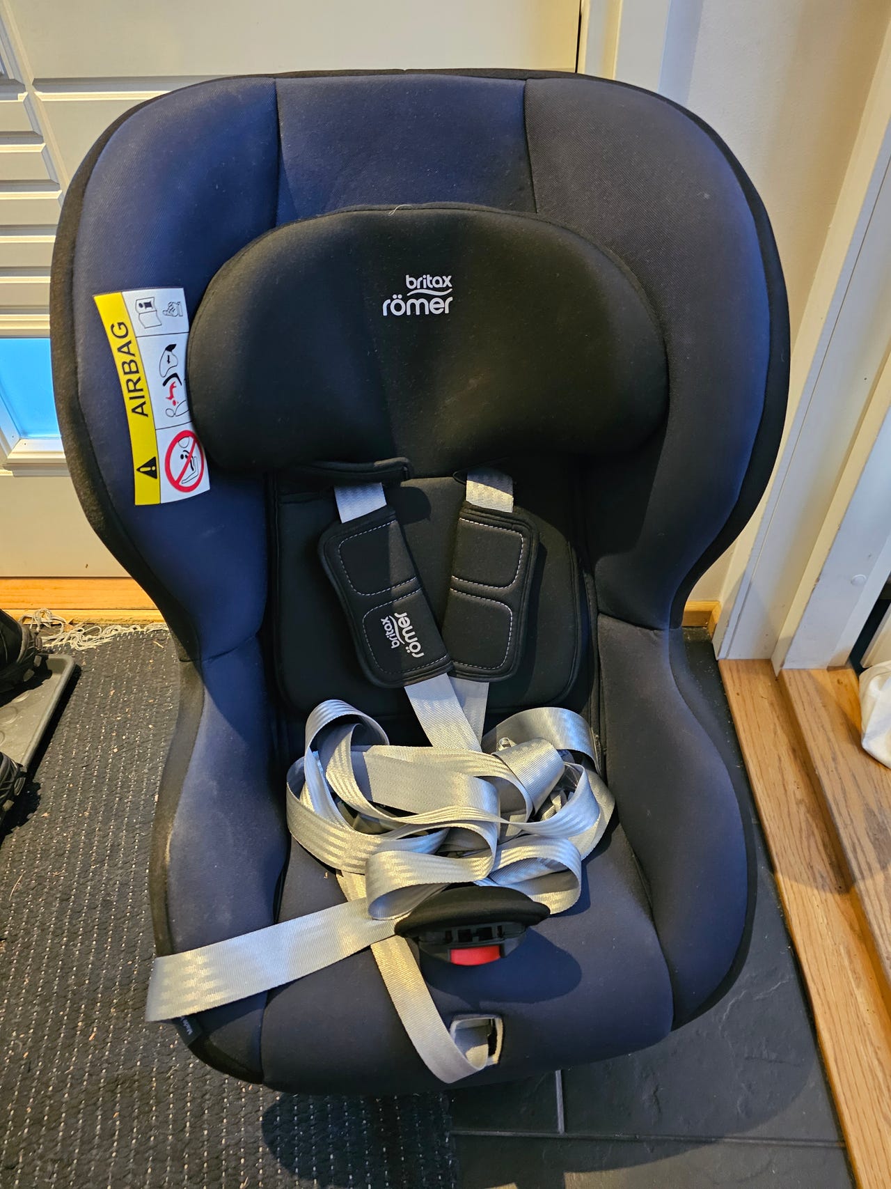 Britax Römer Turvaistuin 25 musta | Tori