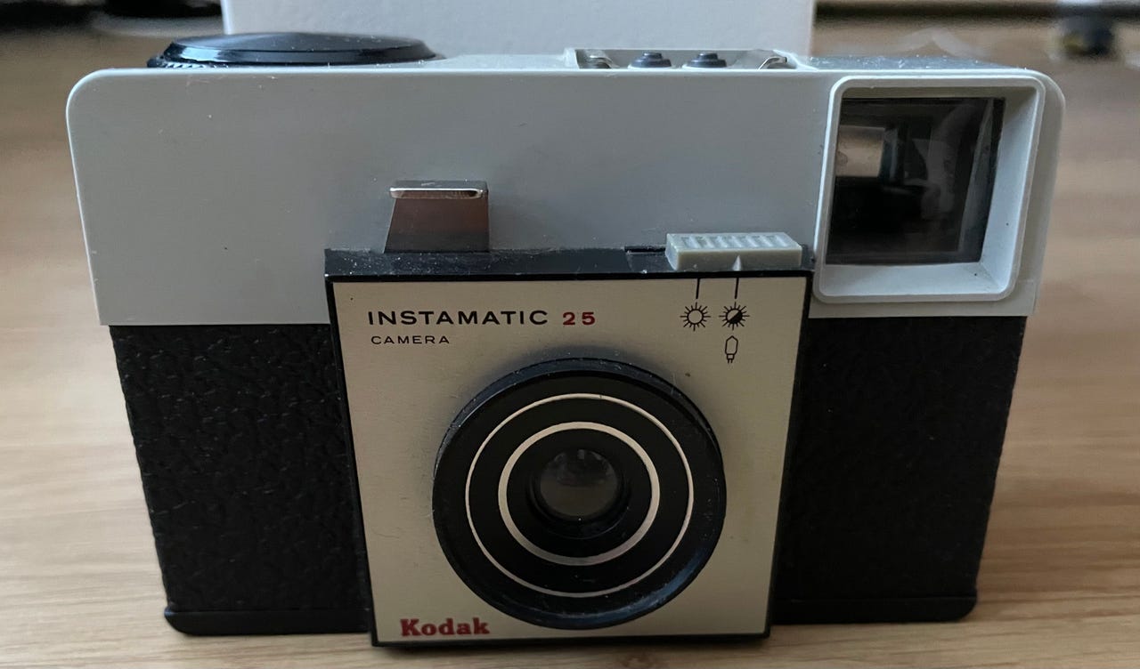 Kodak Instamatic 25 | Tori