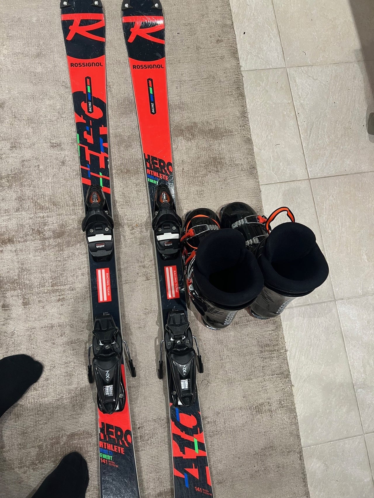 Rossignol Hero multi-event 141, Rossignol Comp jr 4 monot (Mondo 26 ...
