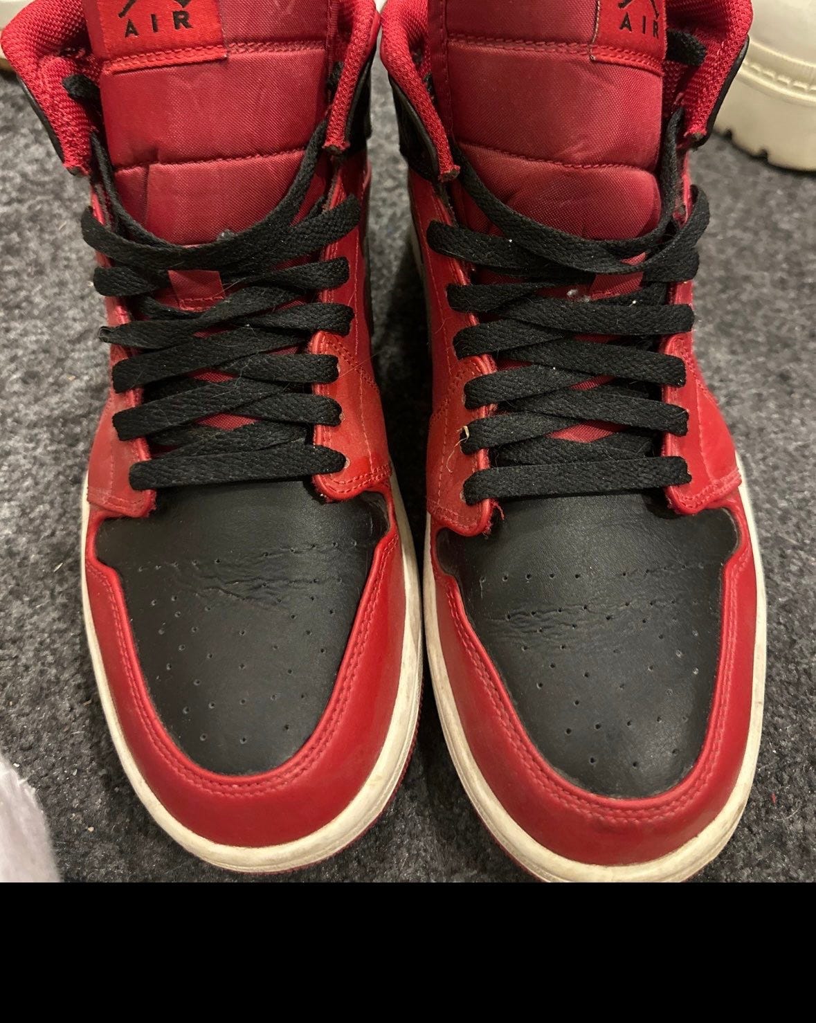Air Jordan Tennarit koko 43 musta punainen | Tori