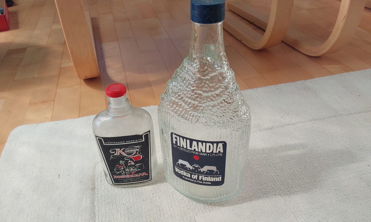 Finlandia juhla vodkapullo 1,75 ltr Tapio Wirkkala sekä Kihniön Kipakka pullo | Tori